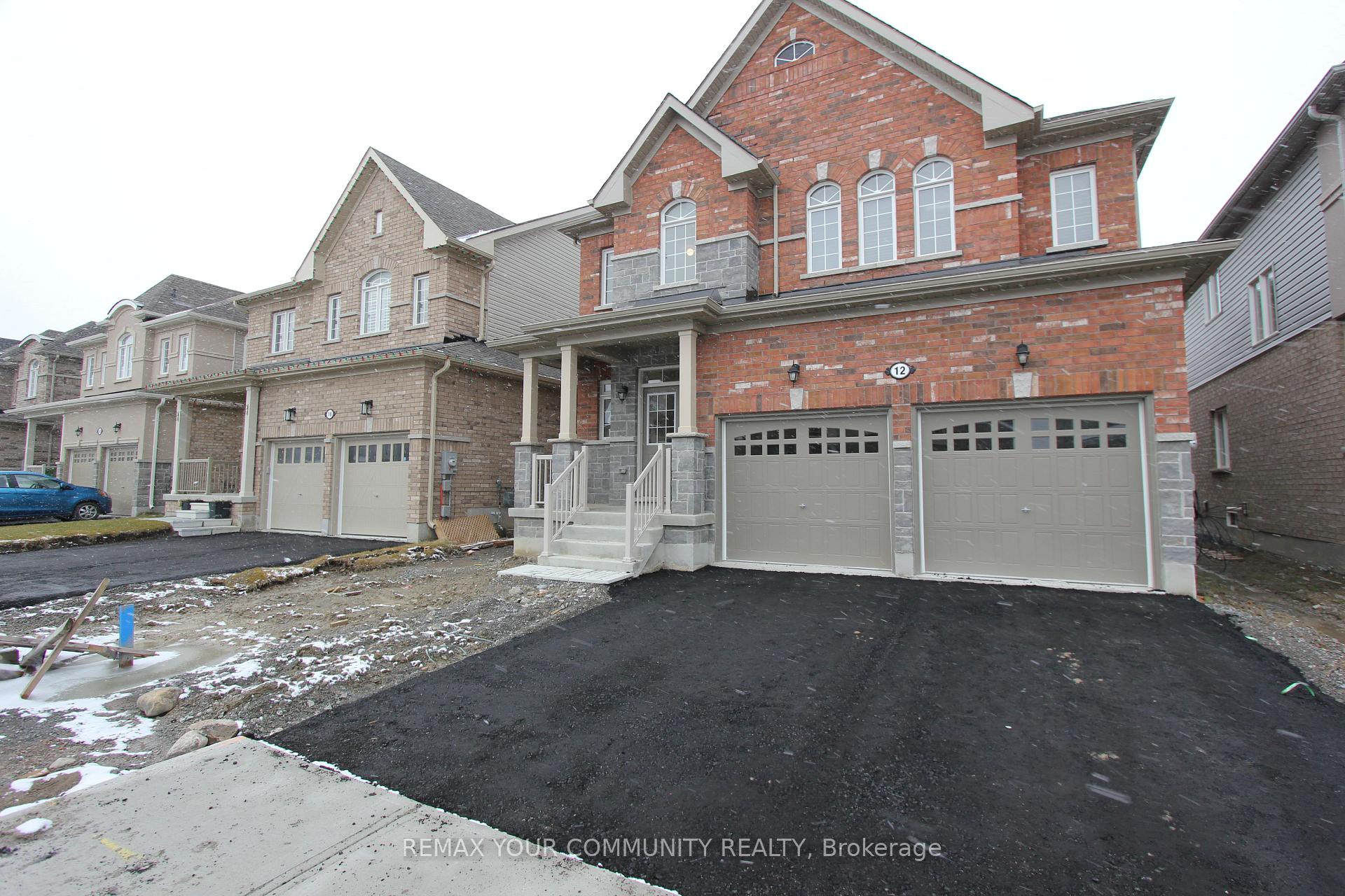 12 Cliff Thompson Court, Georgina, ON L0E 1R0