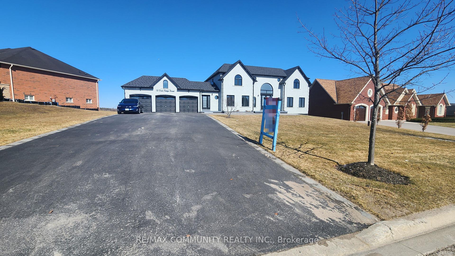 12 Deer Ridge Road, Uxbridge, ON L0C 1A0