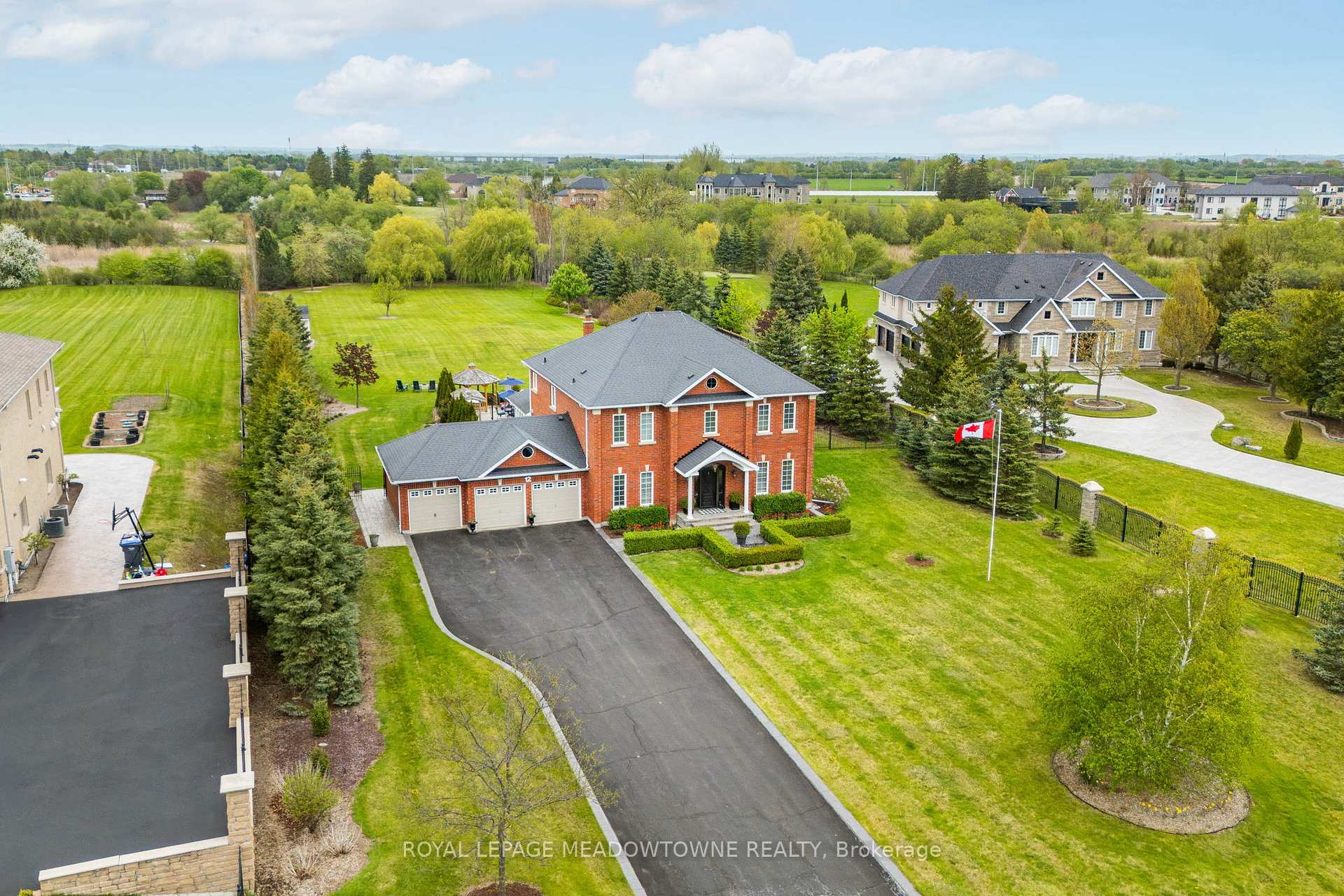 12 Everglade Drive, Brampton, ON L6P 0R2