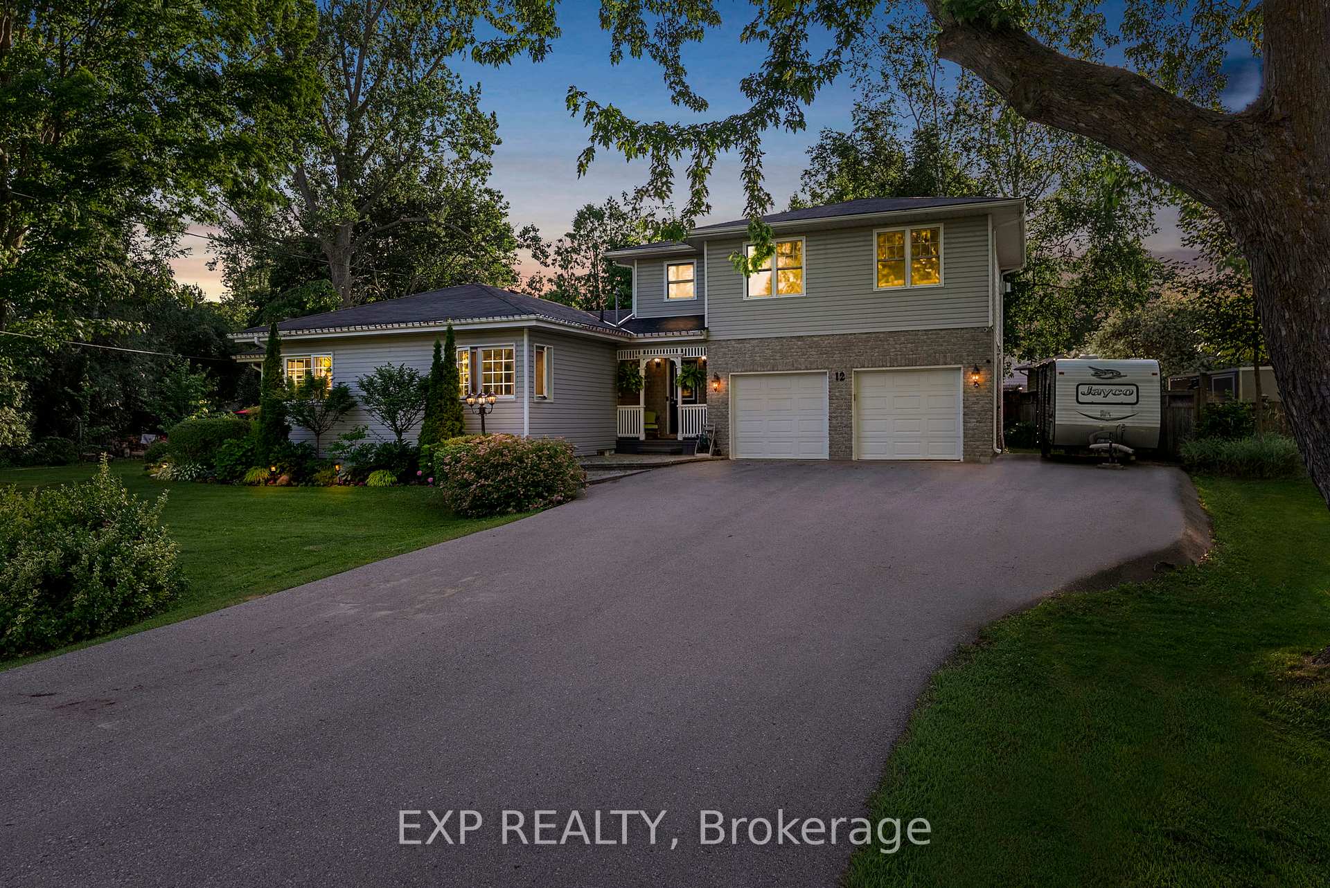 12 Golfview Crescent, Georgina, ON L0E 1R0