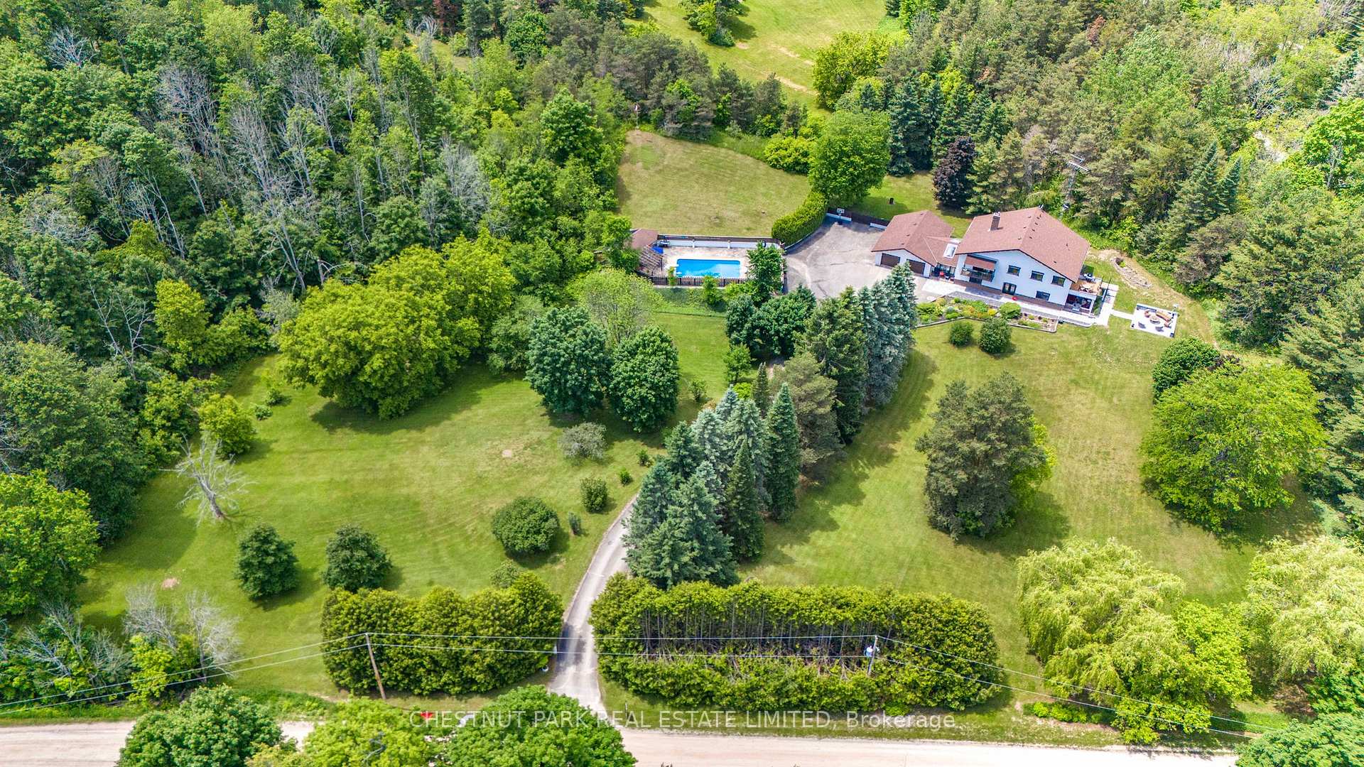 12 Goulding Lane, Mono, ON L9W 6H2
