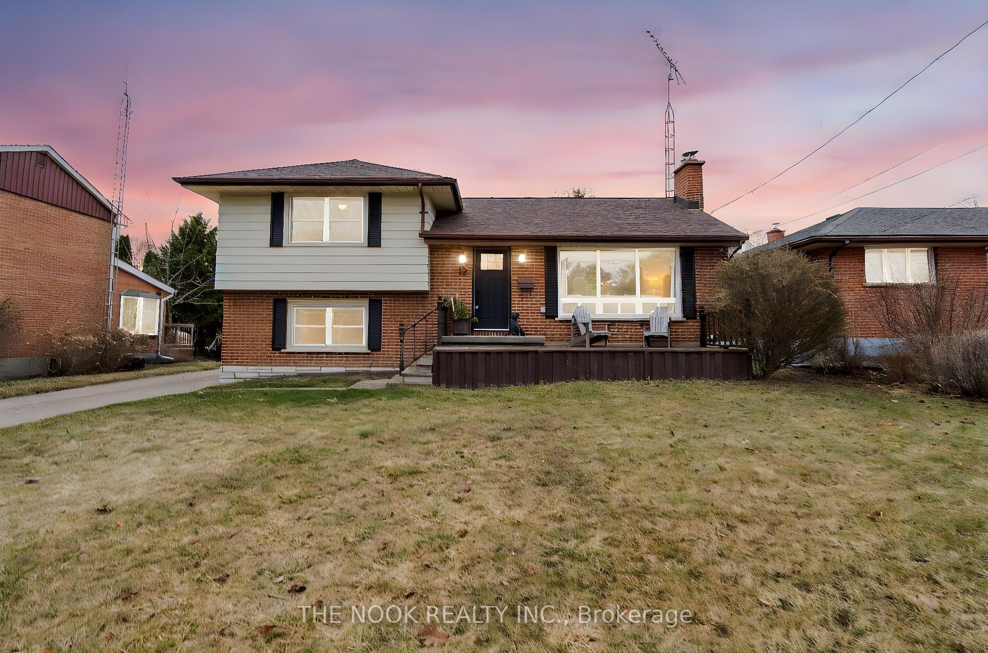 12 Heneage Street, Port Hope, ON L1A 3P7