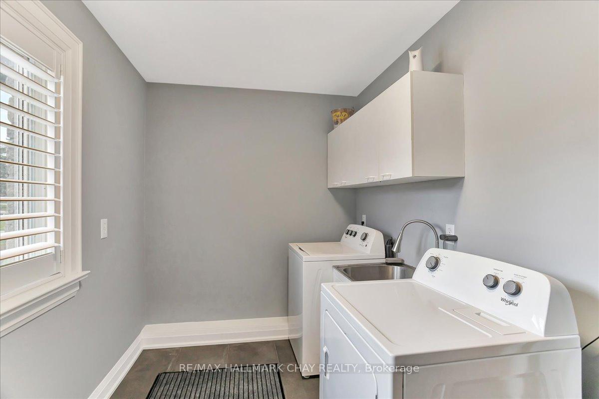 12 Howard Drive, Oro-Medonte, ON L0L 2E0