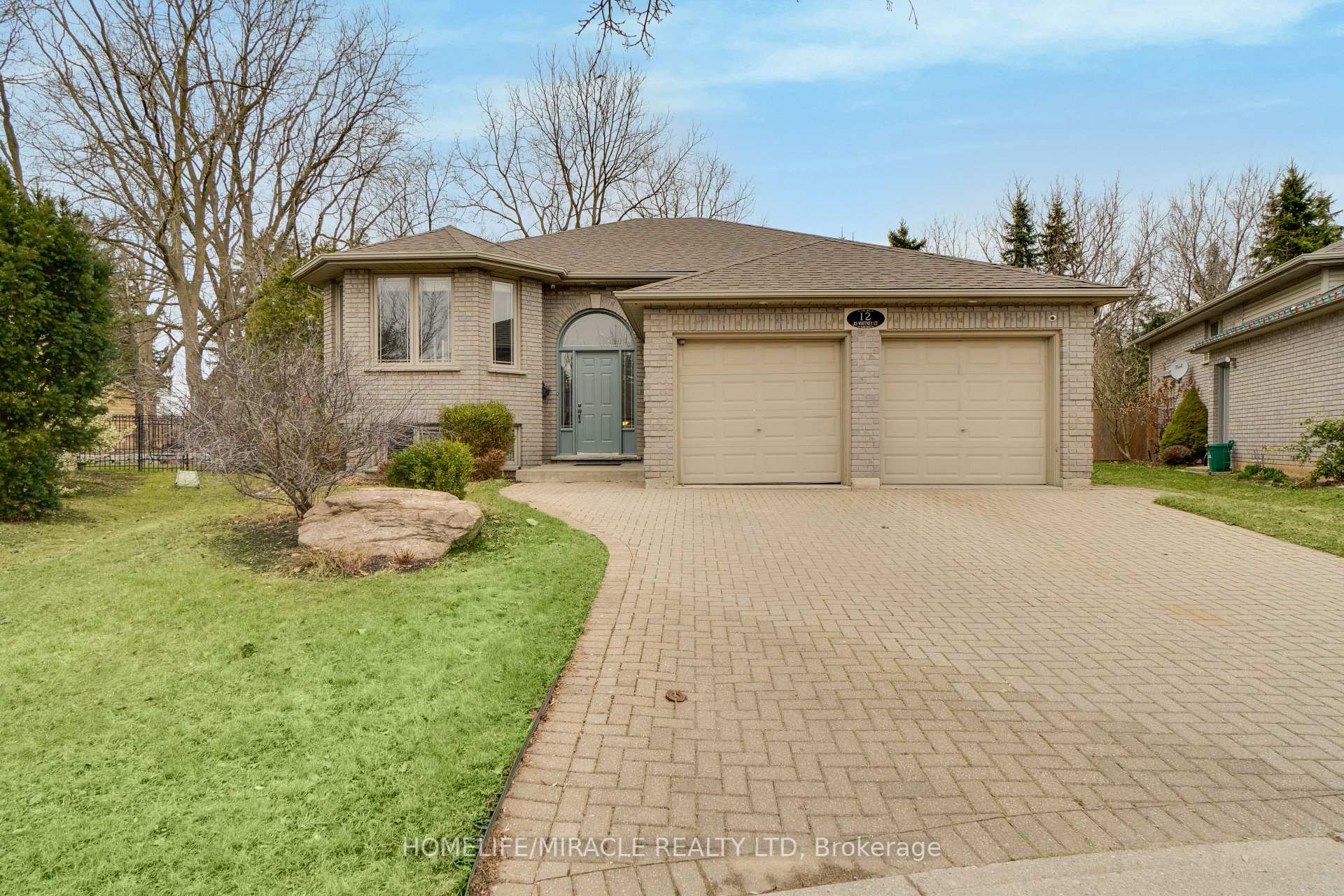 12 Jo Whitney Court, Brantford, ON N3T 6N9