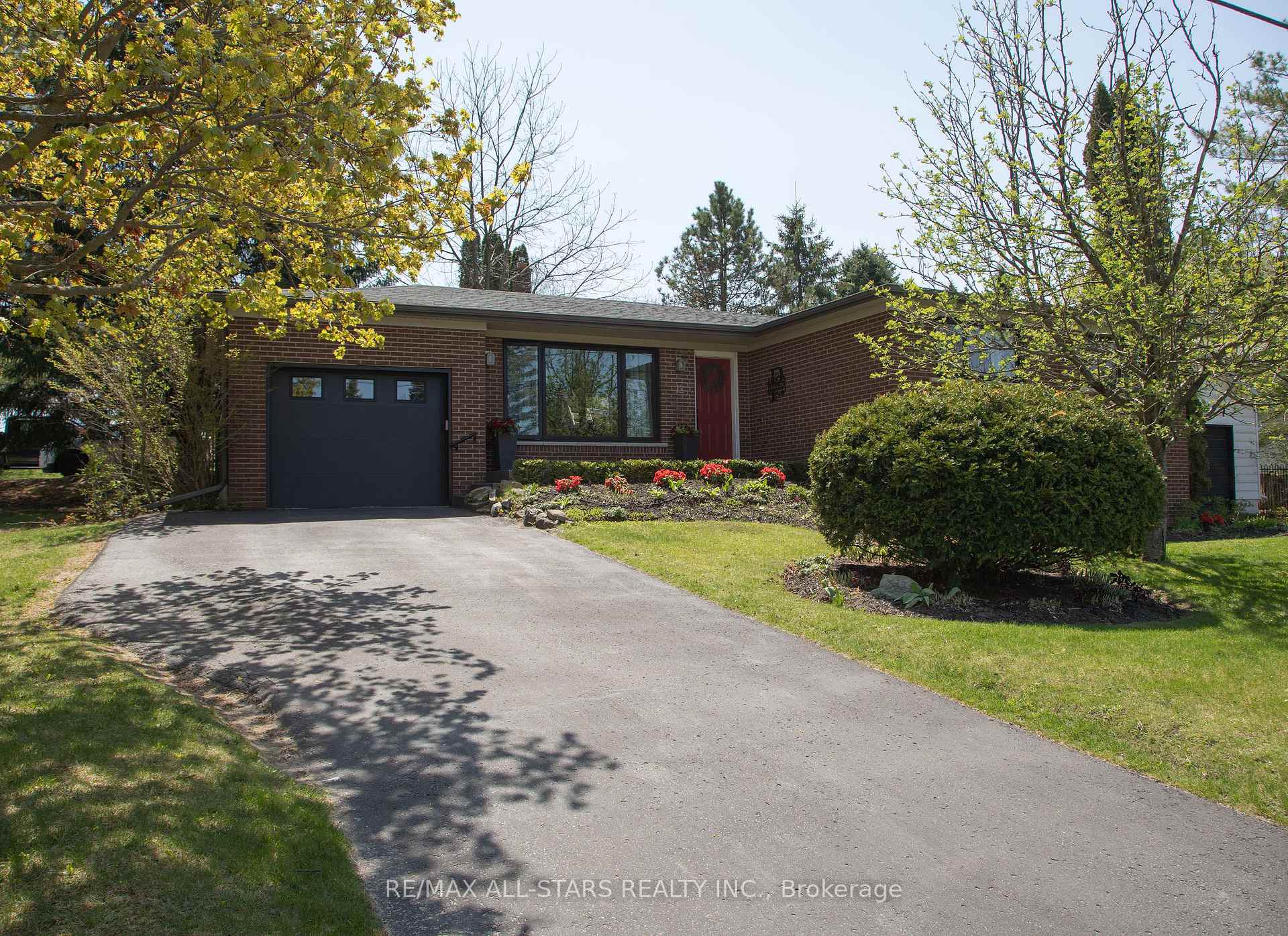 12 Joseph Street, Uxbridge, ON L9P 1H8