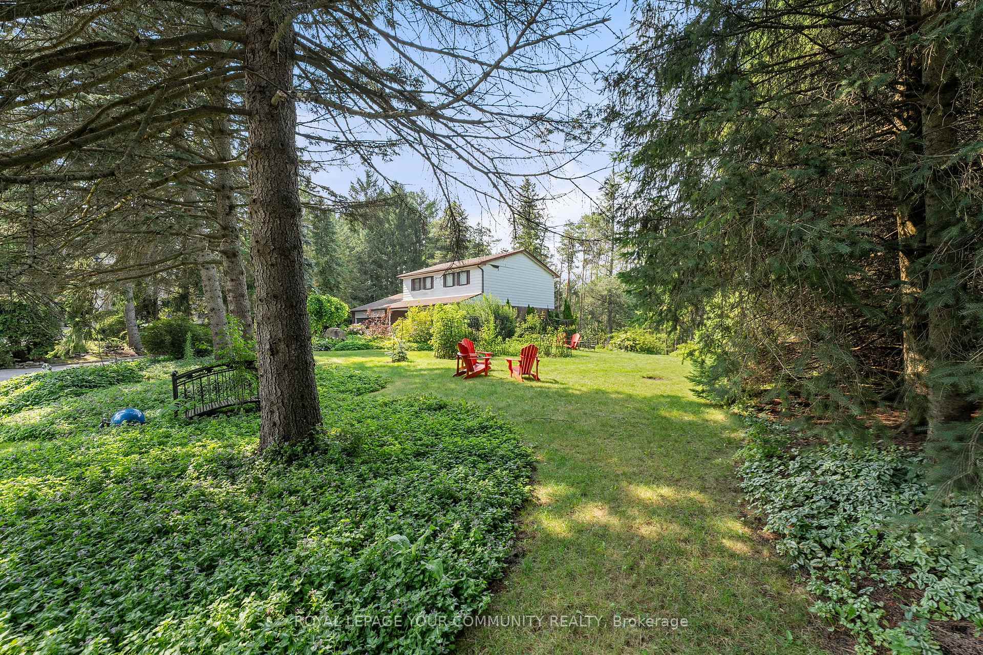 12 Kenlea Court, Aurora, ON L4G 6E1