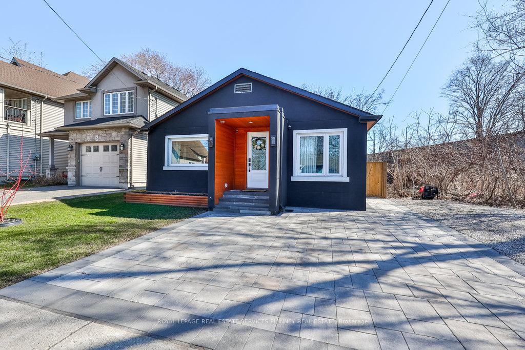 12 Kirk Road, Hamilton, ON L8H 7A4