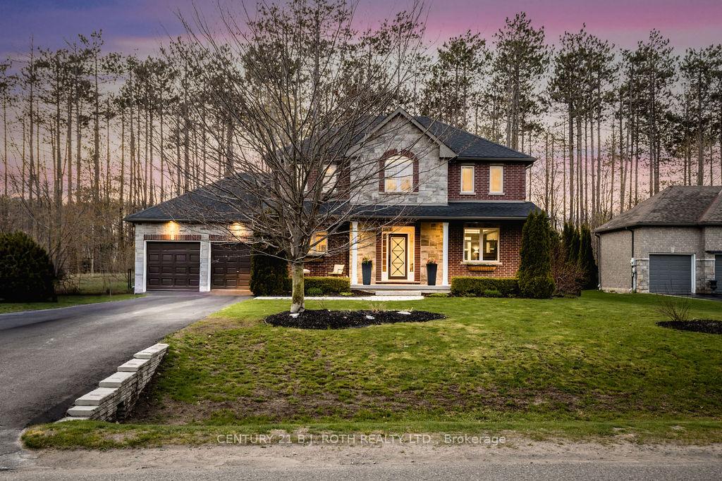 12 Lloyd Cook Drive E, Springwater, ON L0L 1Y3