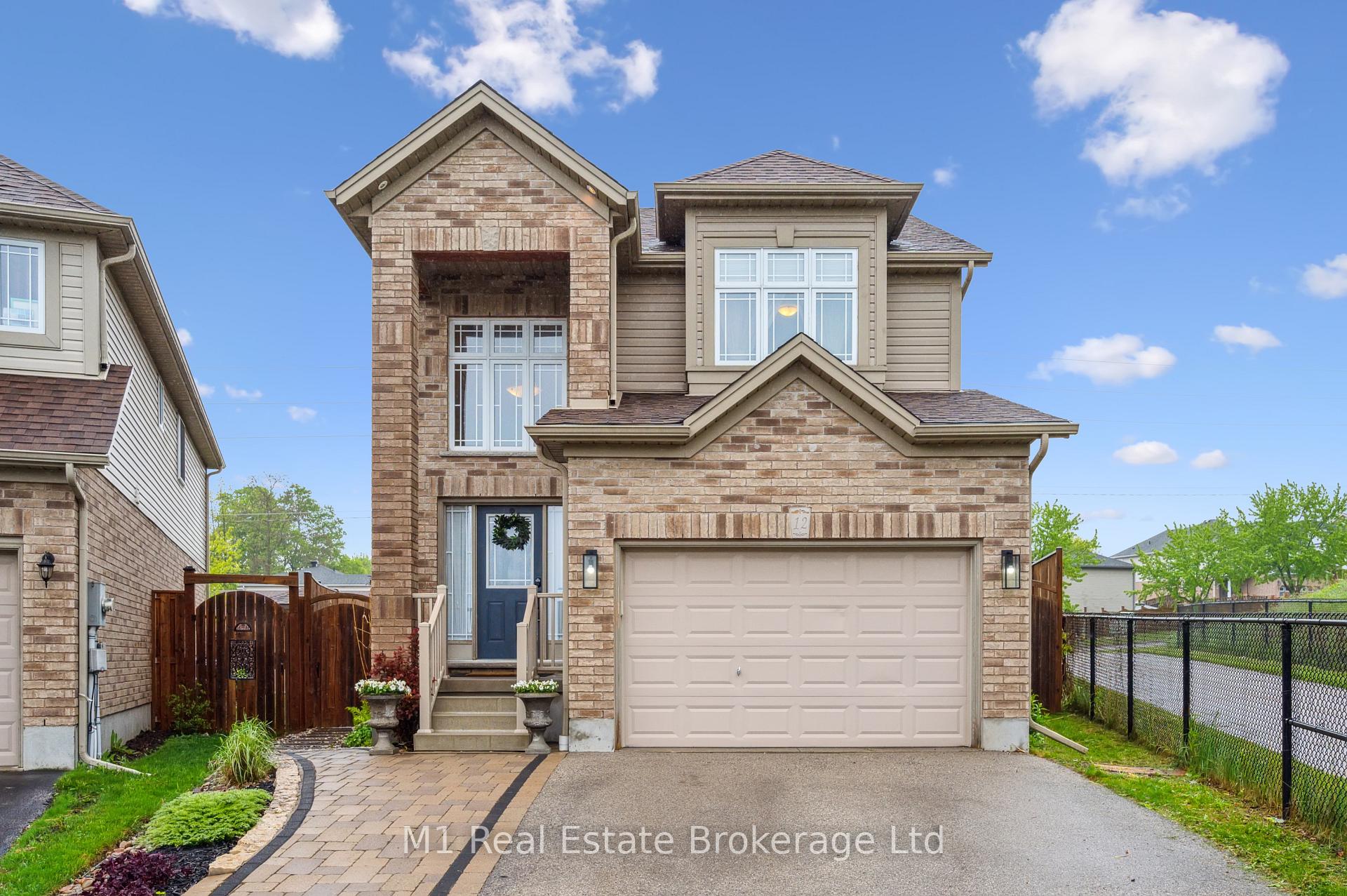 12 Oakes Court, Guelph, ON N1E 0J6