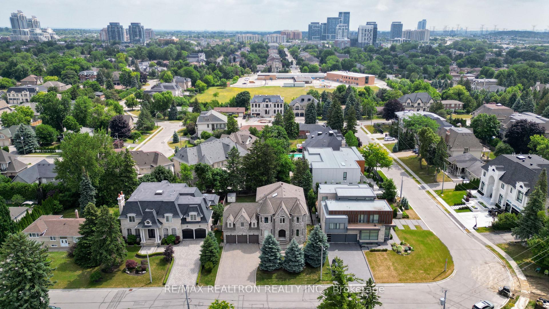 12 Orlon Crescent, Richmond Hill, ON L4C 6S5