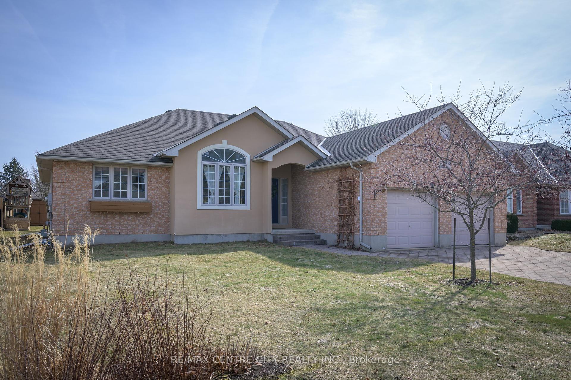 12 Pinehurst Drive, Thames Centre, ON N0L 1G2