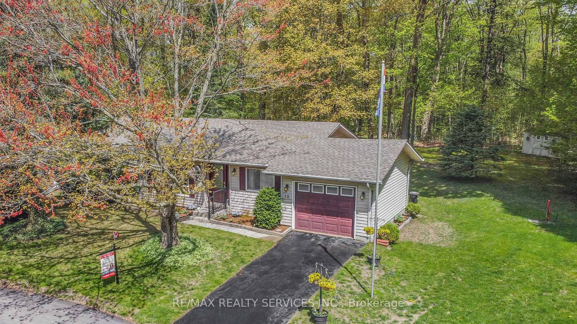 12 Pinetree Court, New Tecumseth, ON L0G 1W0