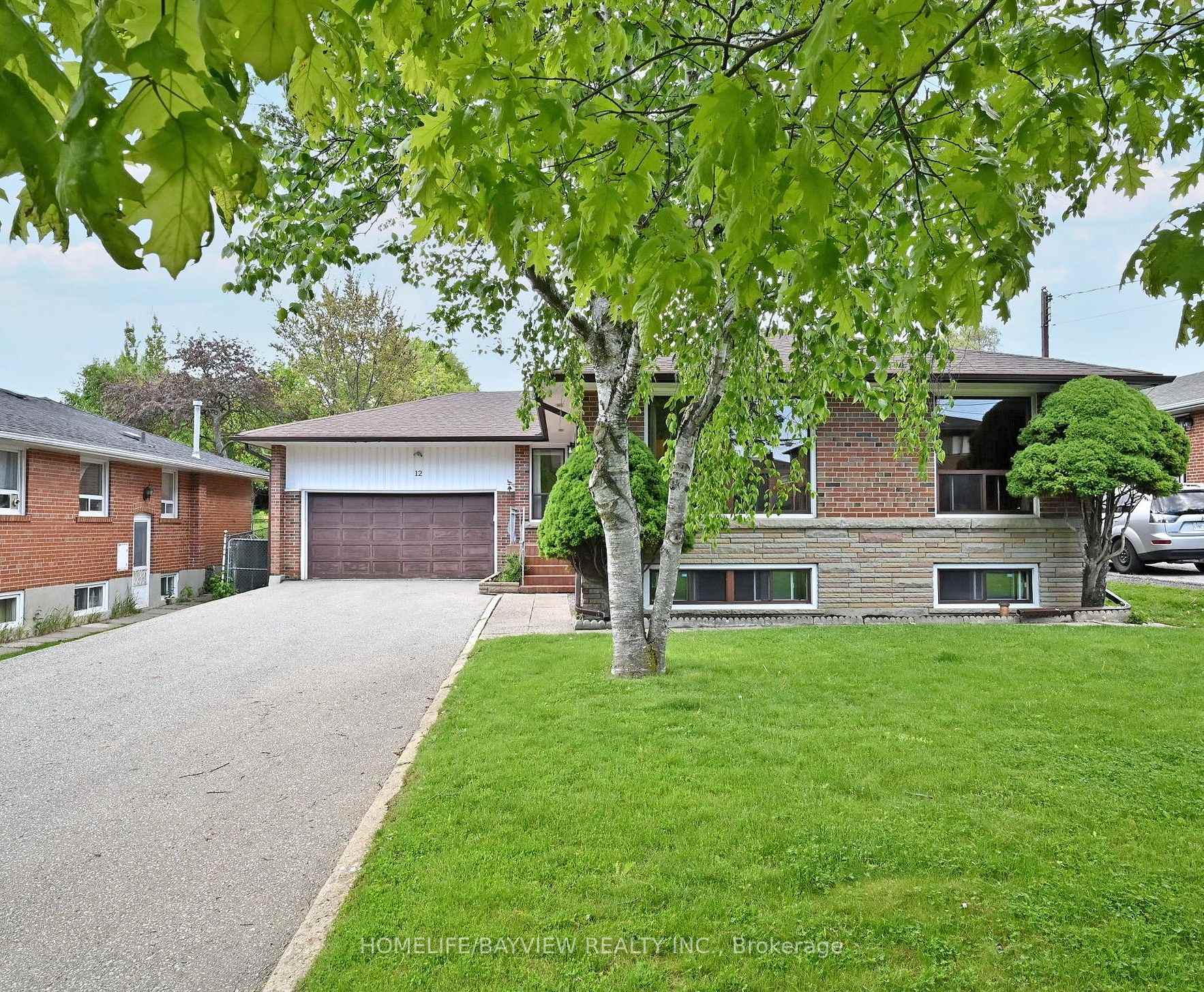 12 Quinan Drive, Toronto, ON M6L 1E9