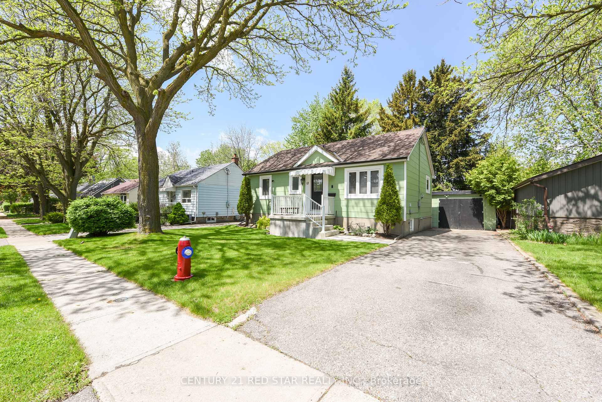 12 Rogers Road, Brampton, ON L6X 1L8