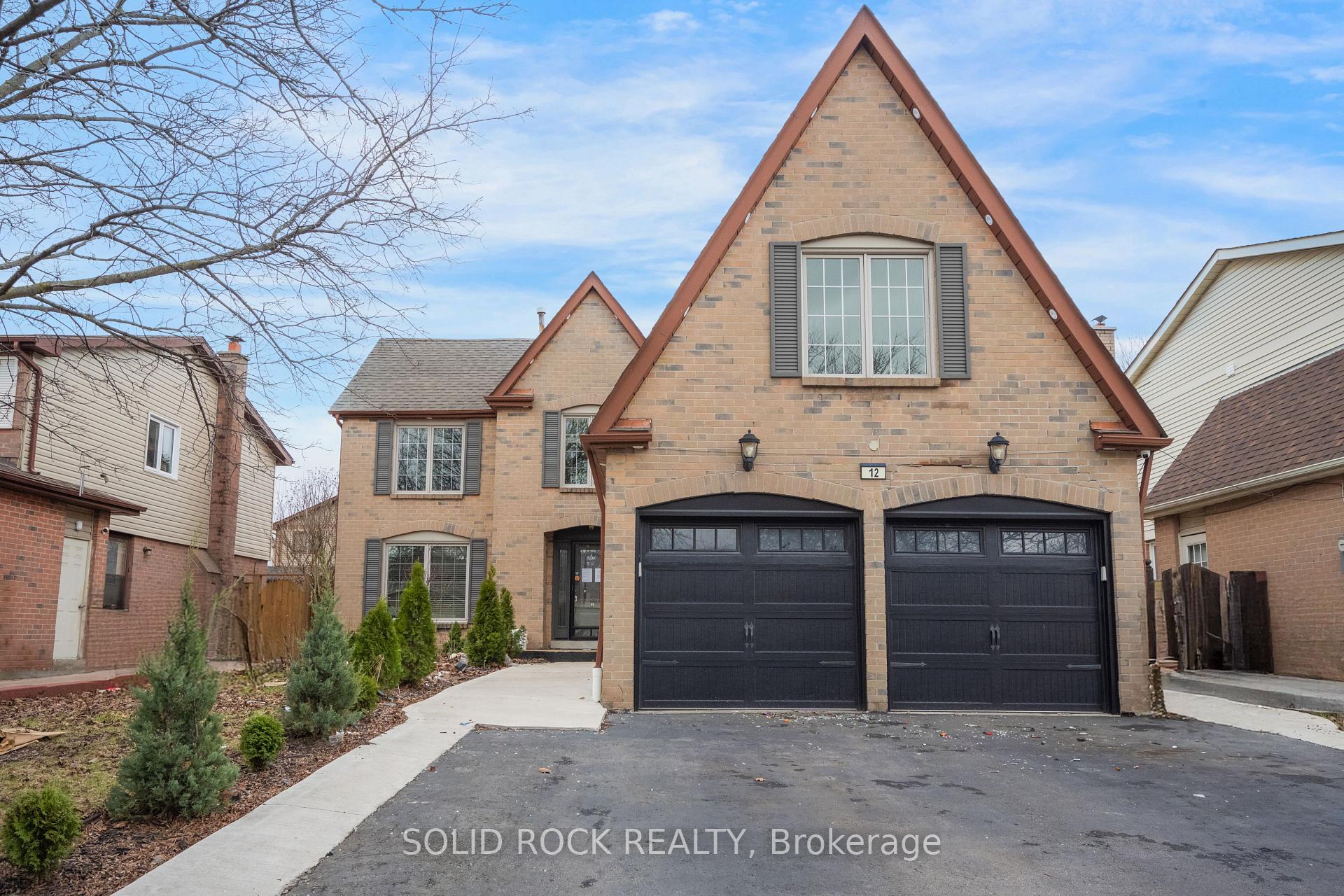 12 Torrance Wood, Brampton, ON L6Y 2N3