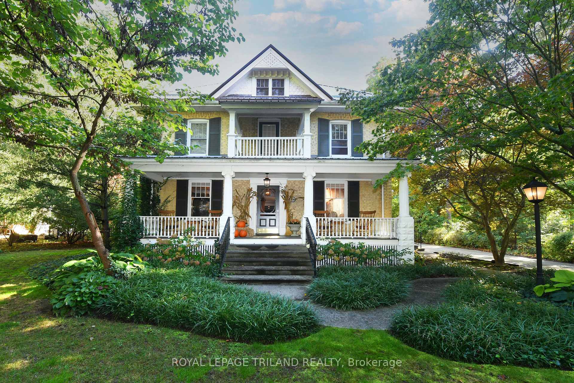 12 VICTORIA Street, Middlesex Centre, ON N7A 2R5
