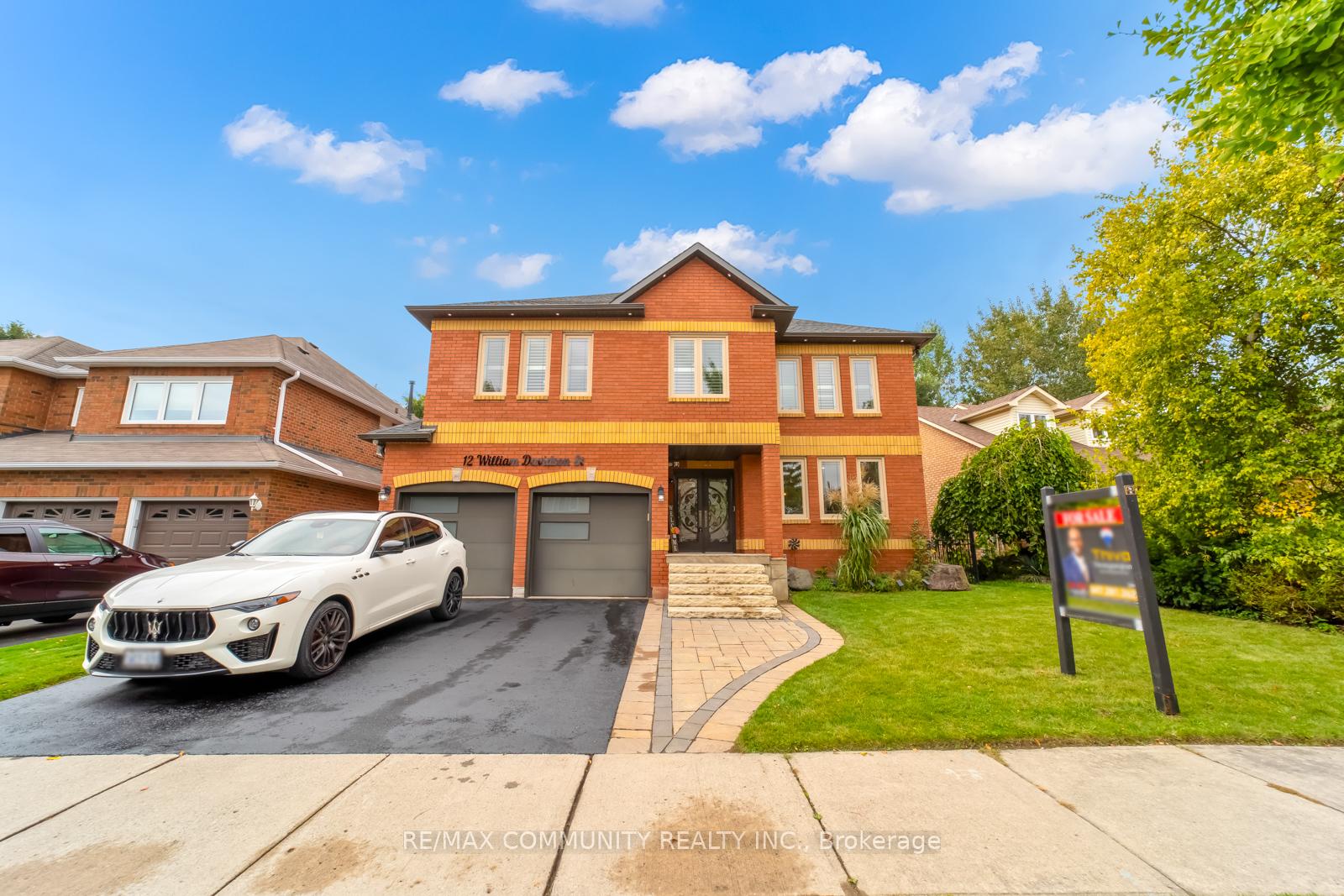 12 William Davidson Street, Whitby, ON L1R 2J2
