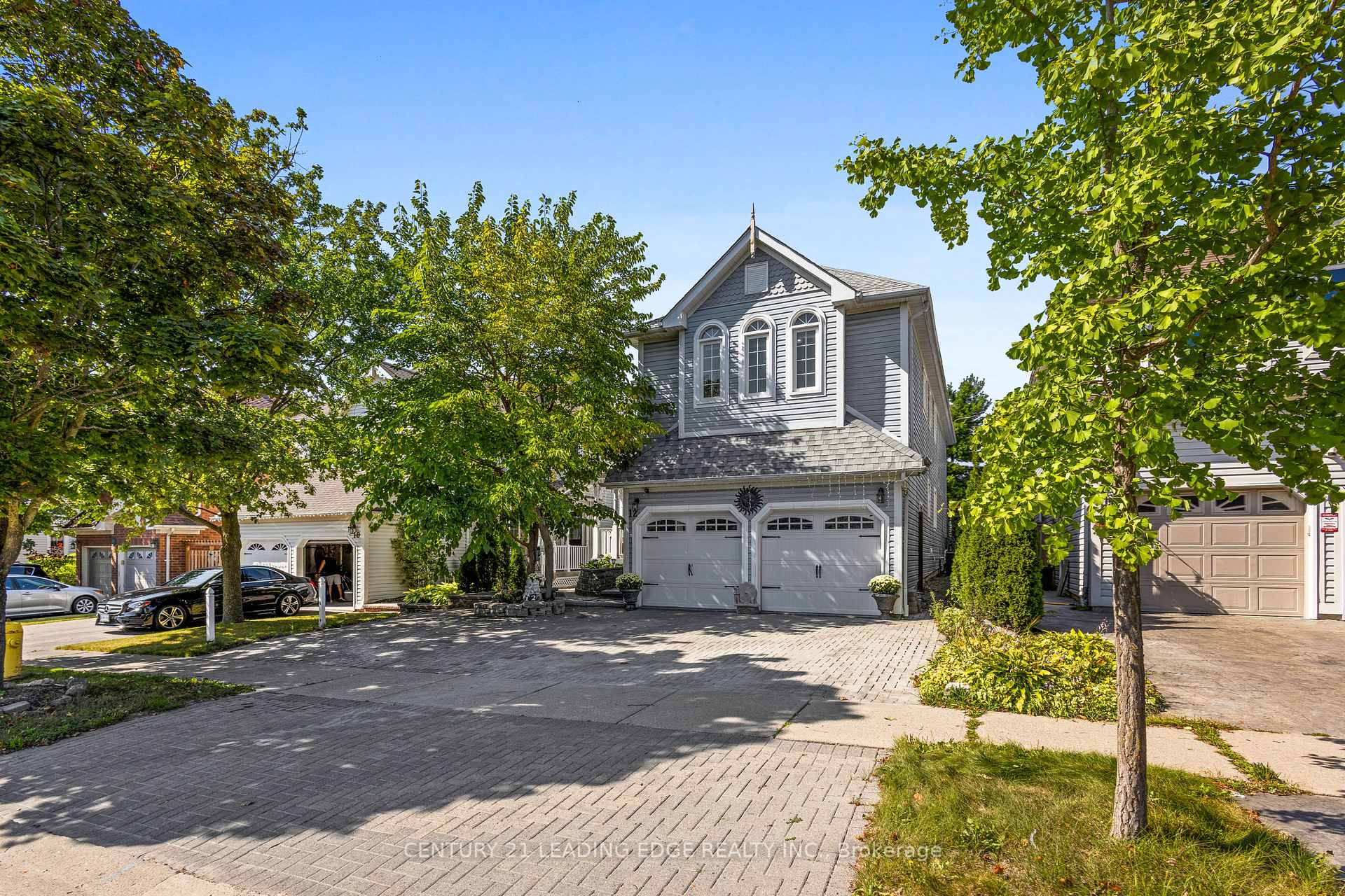 12 Zachary Place, Whitby, ON L1M 1E3