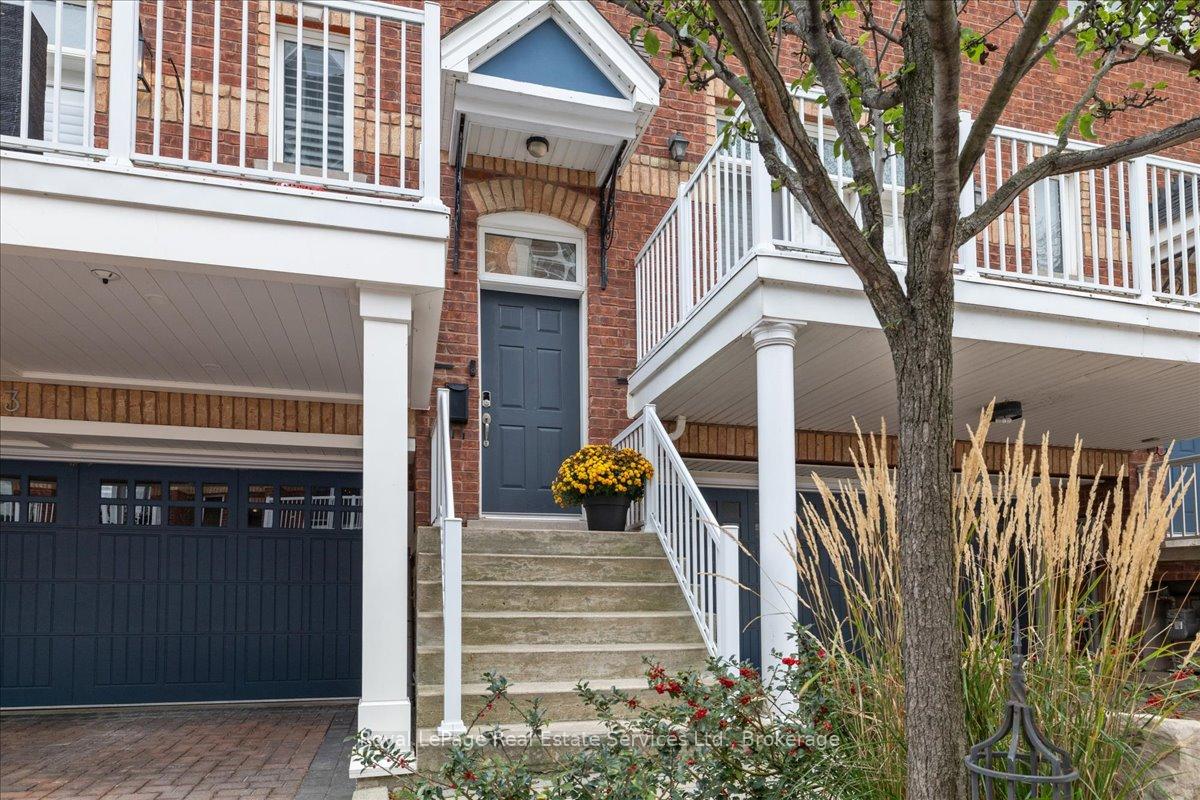 8 - 120 Bronte Road, Oakville, ON L6L 3C1