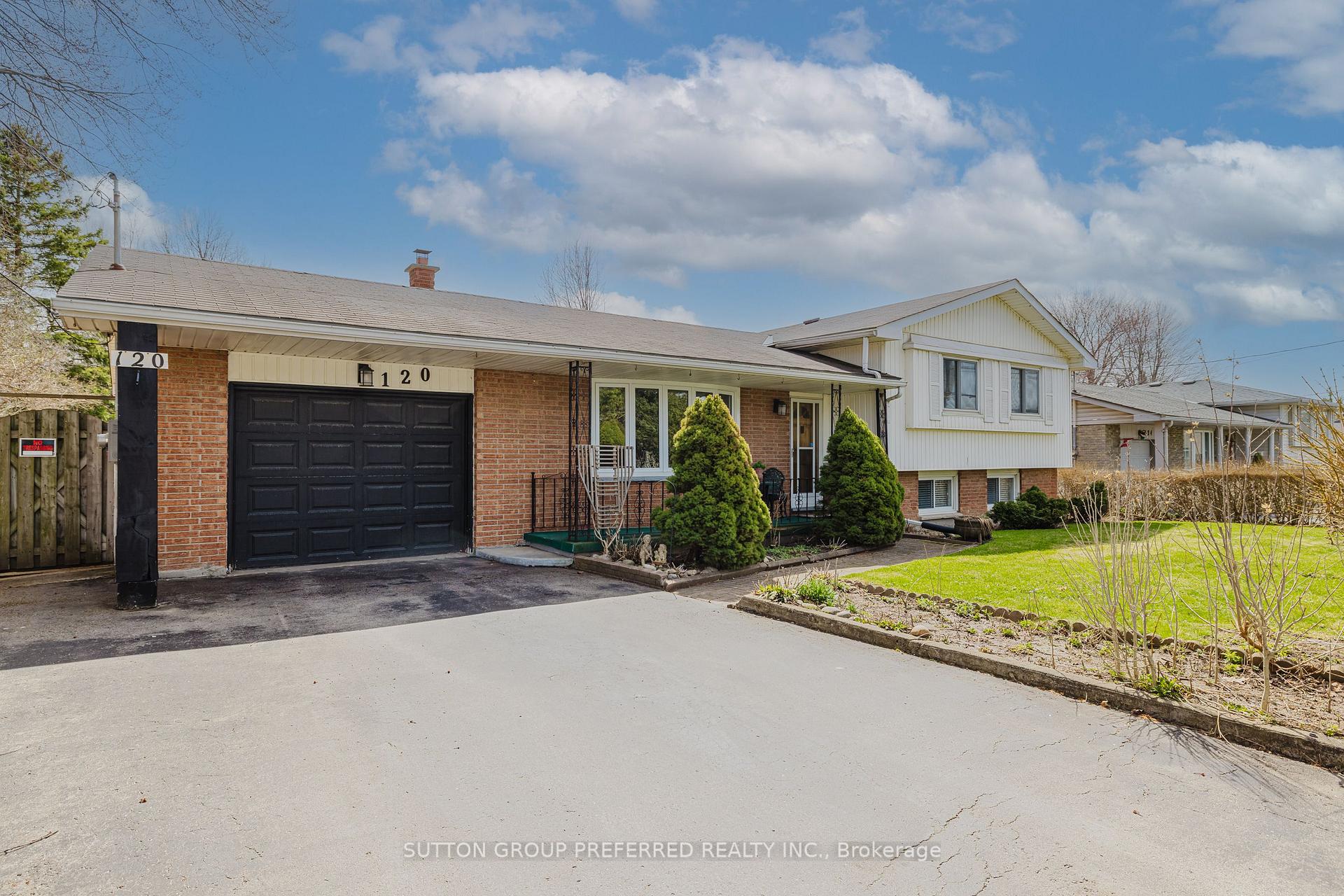 120 Fanshawe Park Road W, London North, ON N6G 5C4