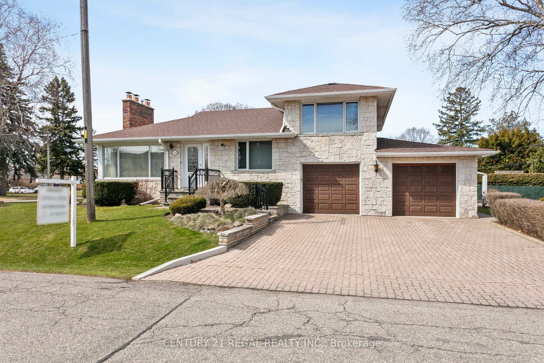 120 Lothian Avenue, Toronto, ON M8Z 4L2