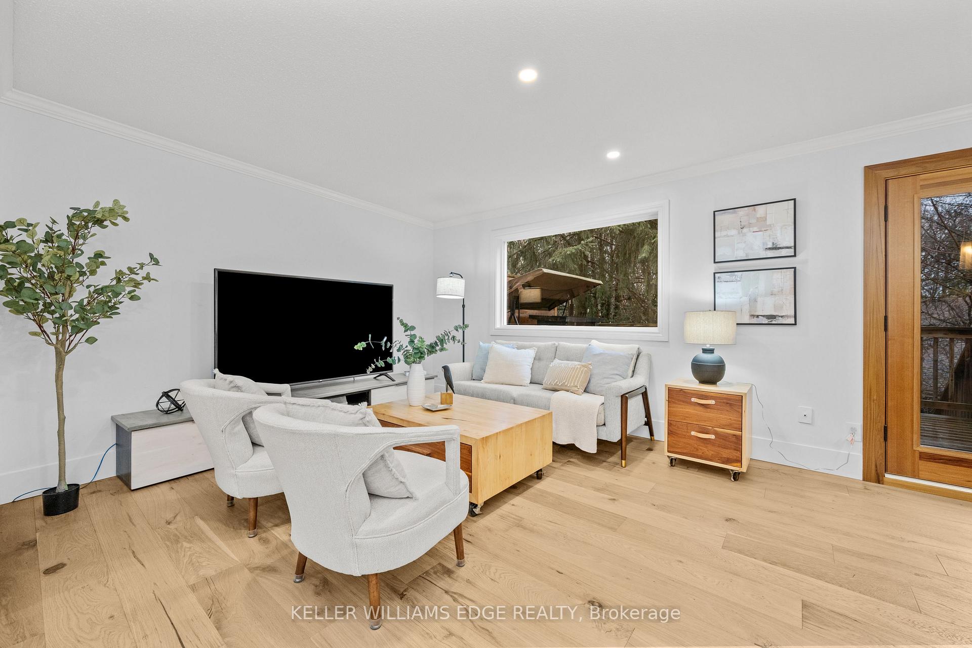 120 Ripley Court, Oakville, ON L6H 1H1