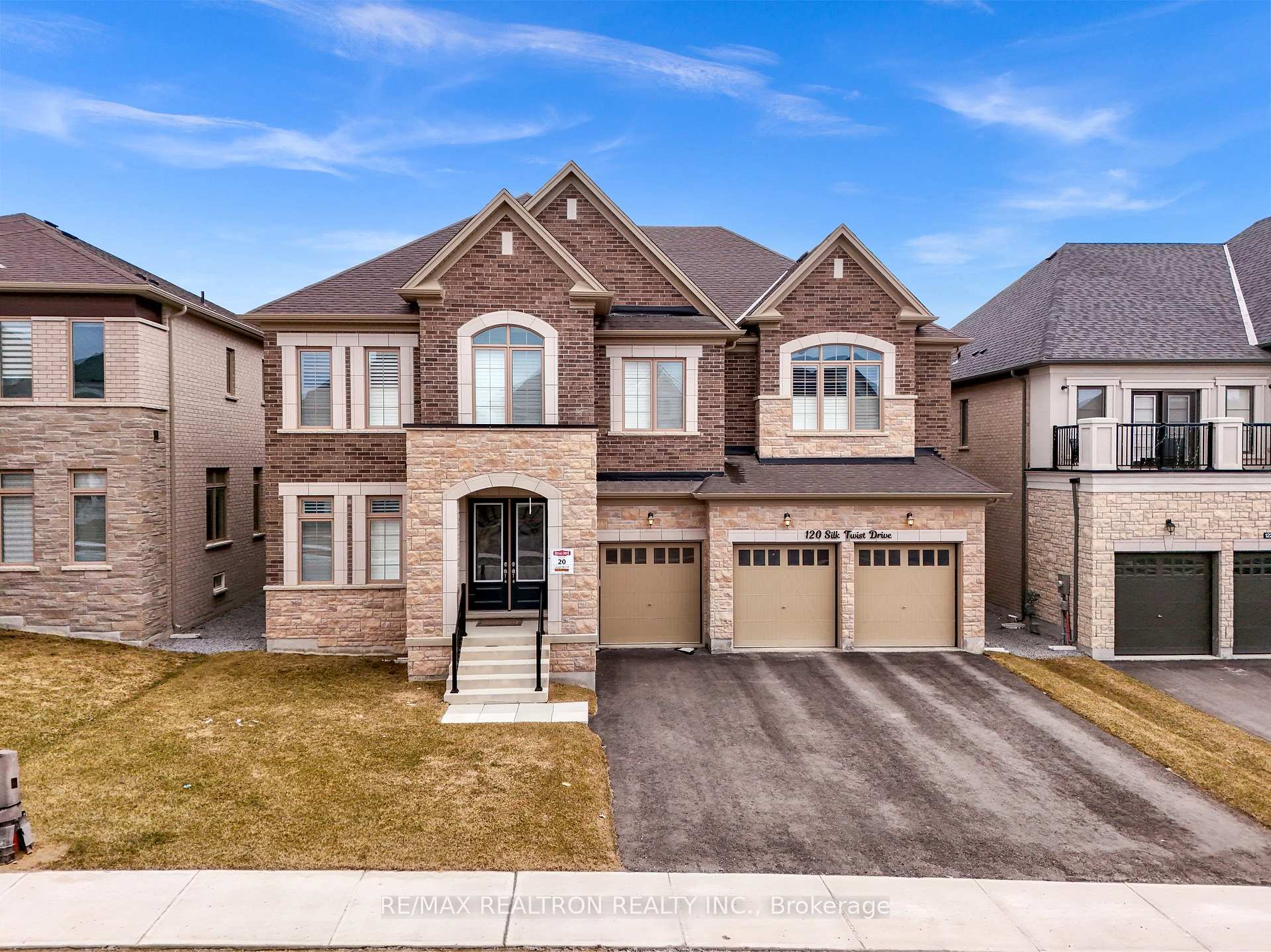 120 Silk Twist Drive, East Gwillimbury, ON L9N 0W1