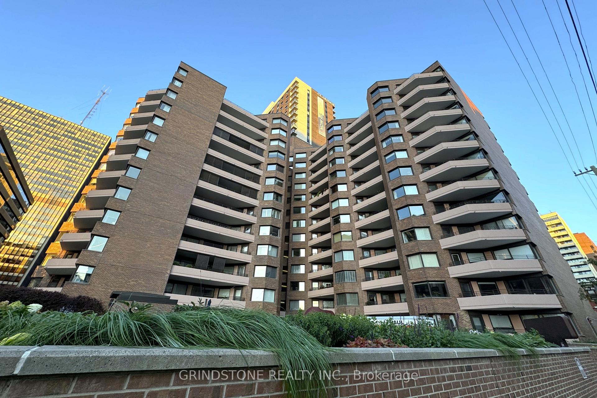 1203 - 151 Bay Street, Ottawa Centre, ON K1R 7T2
