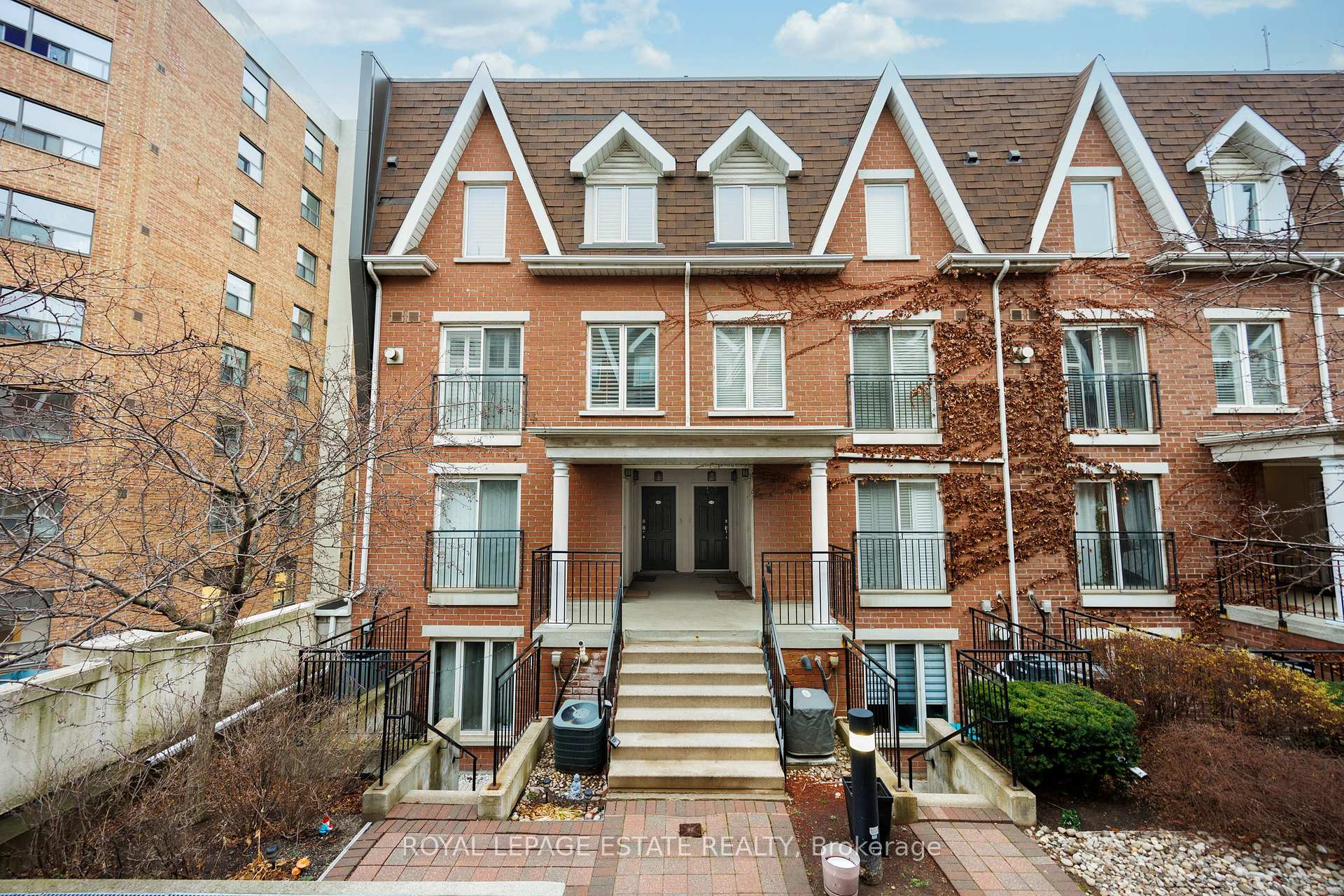 1019 - 18 Laidlaw Street, Toronto, ON M6K 1X2