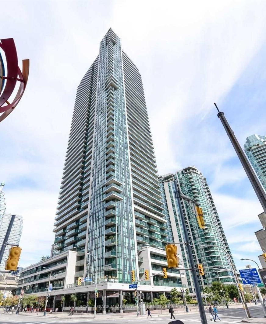 1203 - 33 Bay Street, Toronto, ON M5J 2Z3