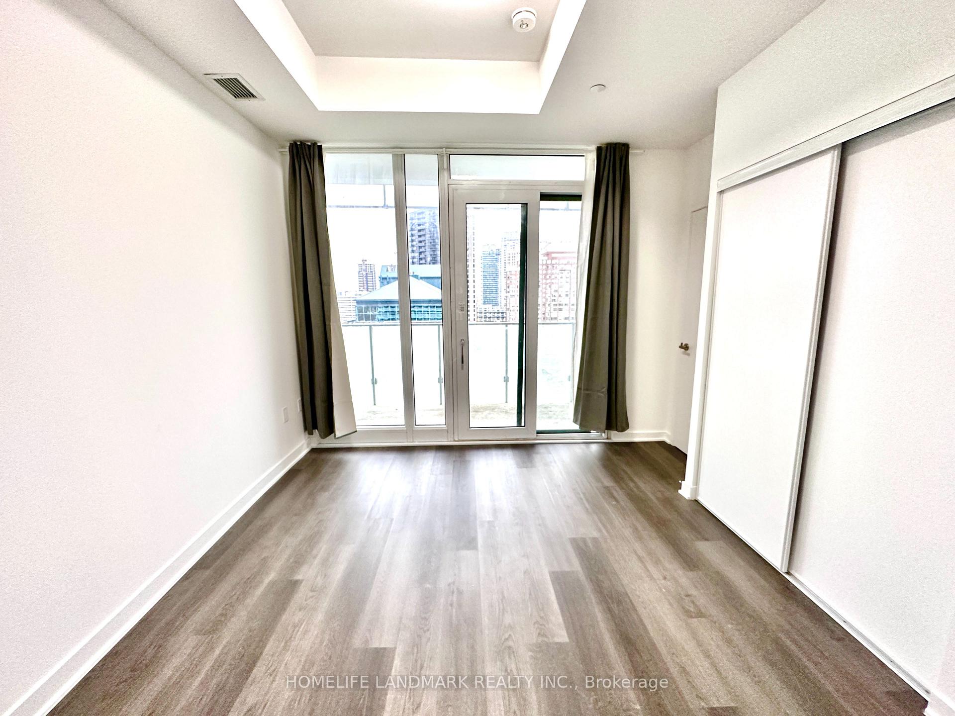 1203 - 3900 Confederation Parkway E, Mississauga, ON L5B 0M3
