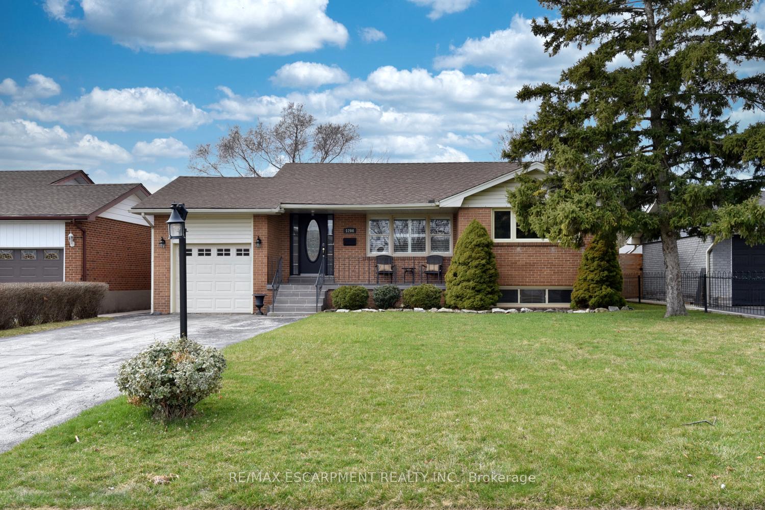 1204 Tavistock Drive, Burlington, ON L7P 2N5