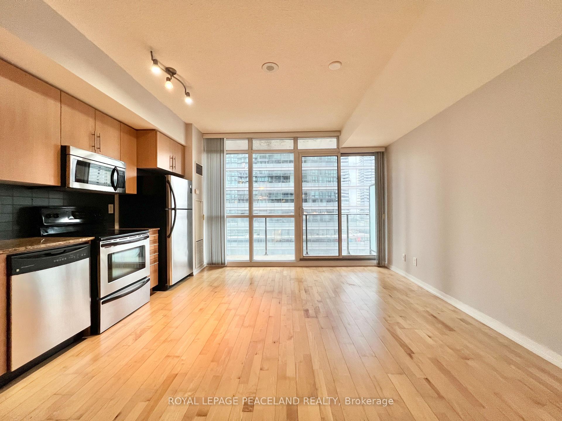 1206 - 65 Bremner Boulevard, Toronto, ON M5J 0A7