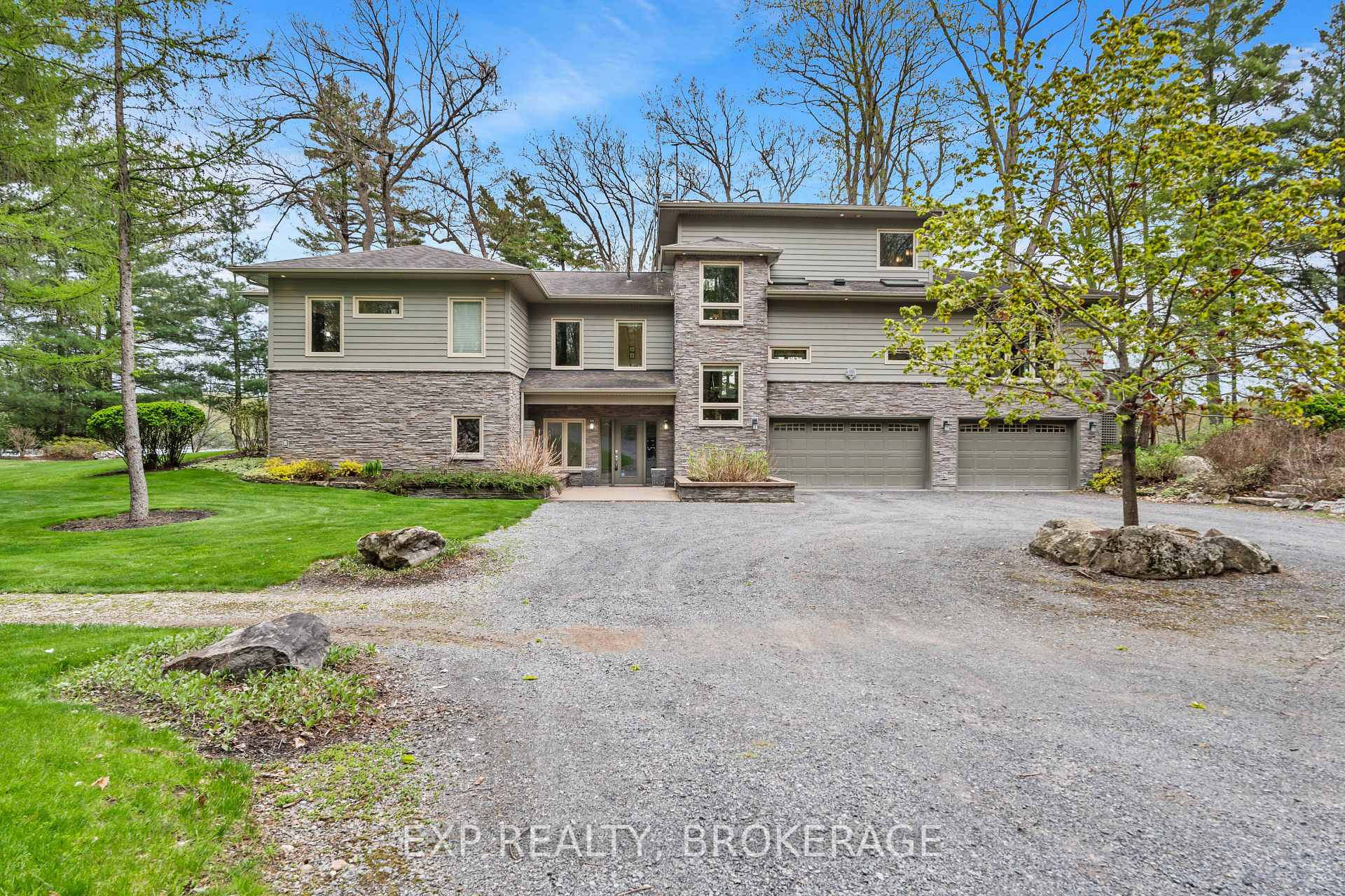 121 BASS Lane, South Frontenac, ON K0H 2N0