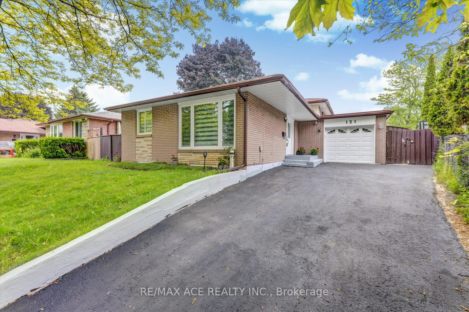 121 Cultra Square, Toronto, ON M1E 2E4