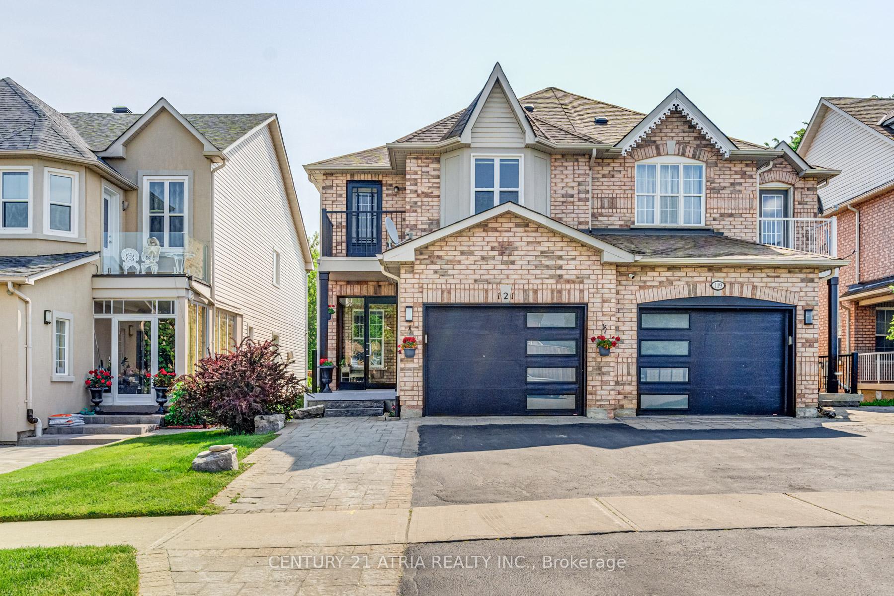 121 English Oak Drive, Richmond Hill, ON L4E 3X4