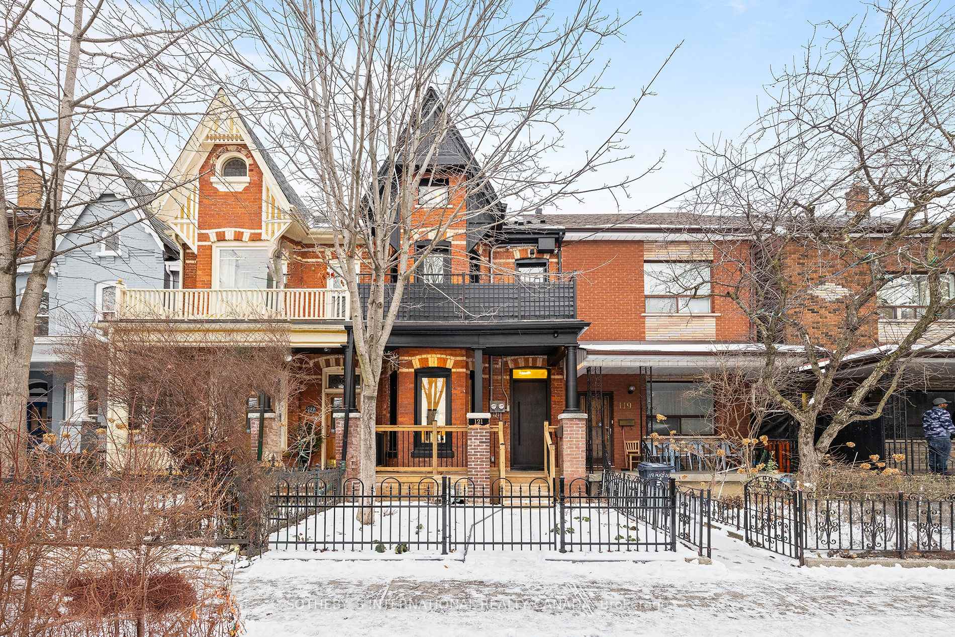 121 Major Street, Toronto, ON M5S 2K9
