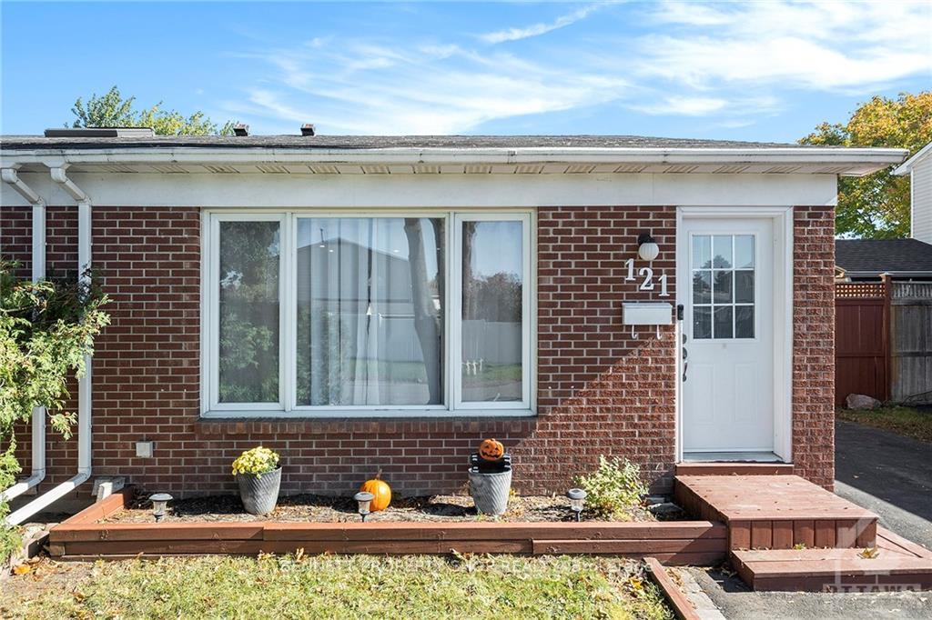 121 MORTON Drive, Kanata, ON K2L 1Y2