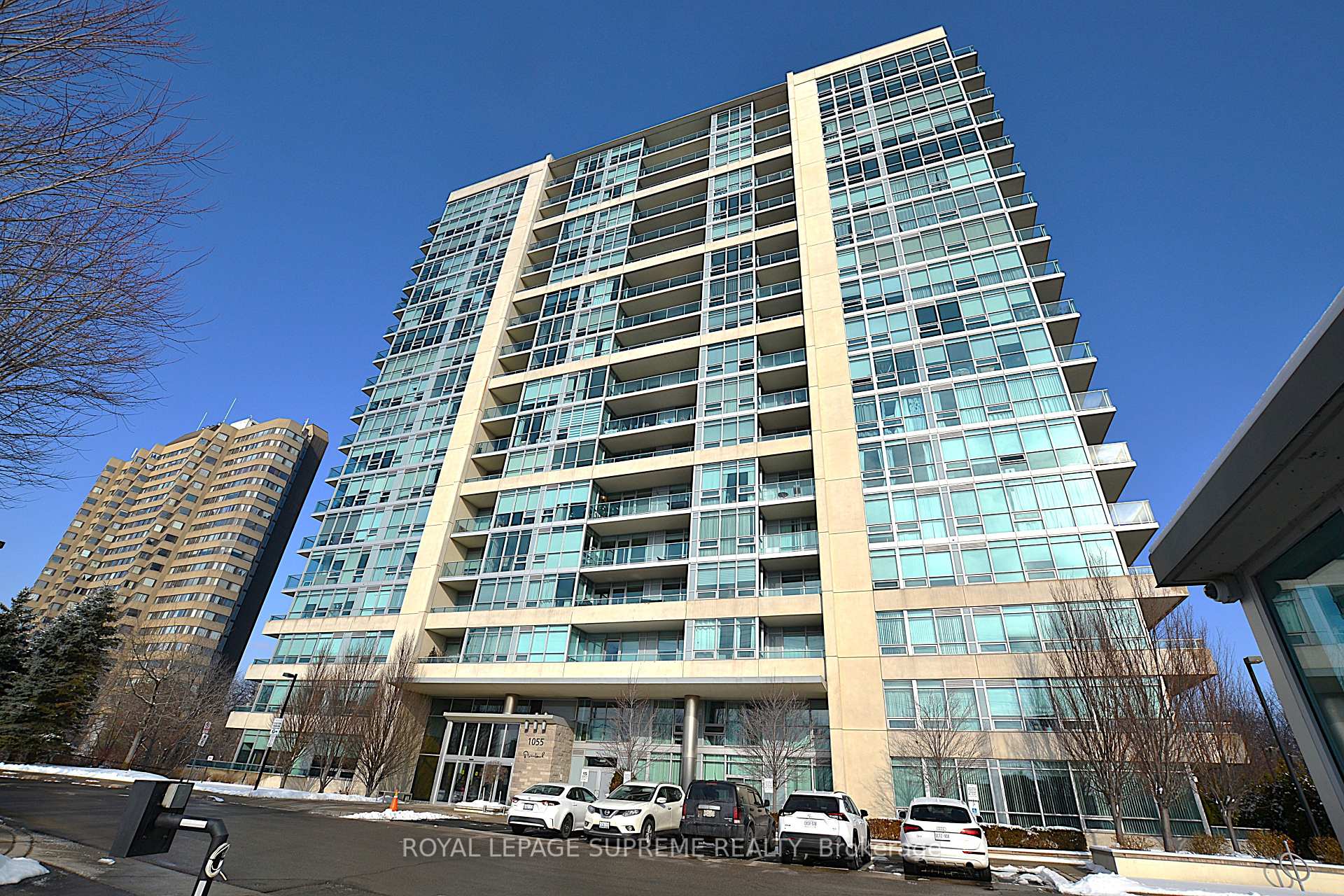 1211 - 1055 Southdown Road, Mississauga, ON L5J 0A3