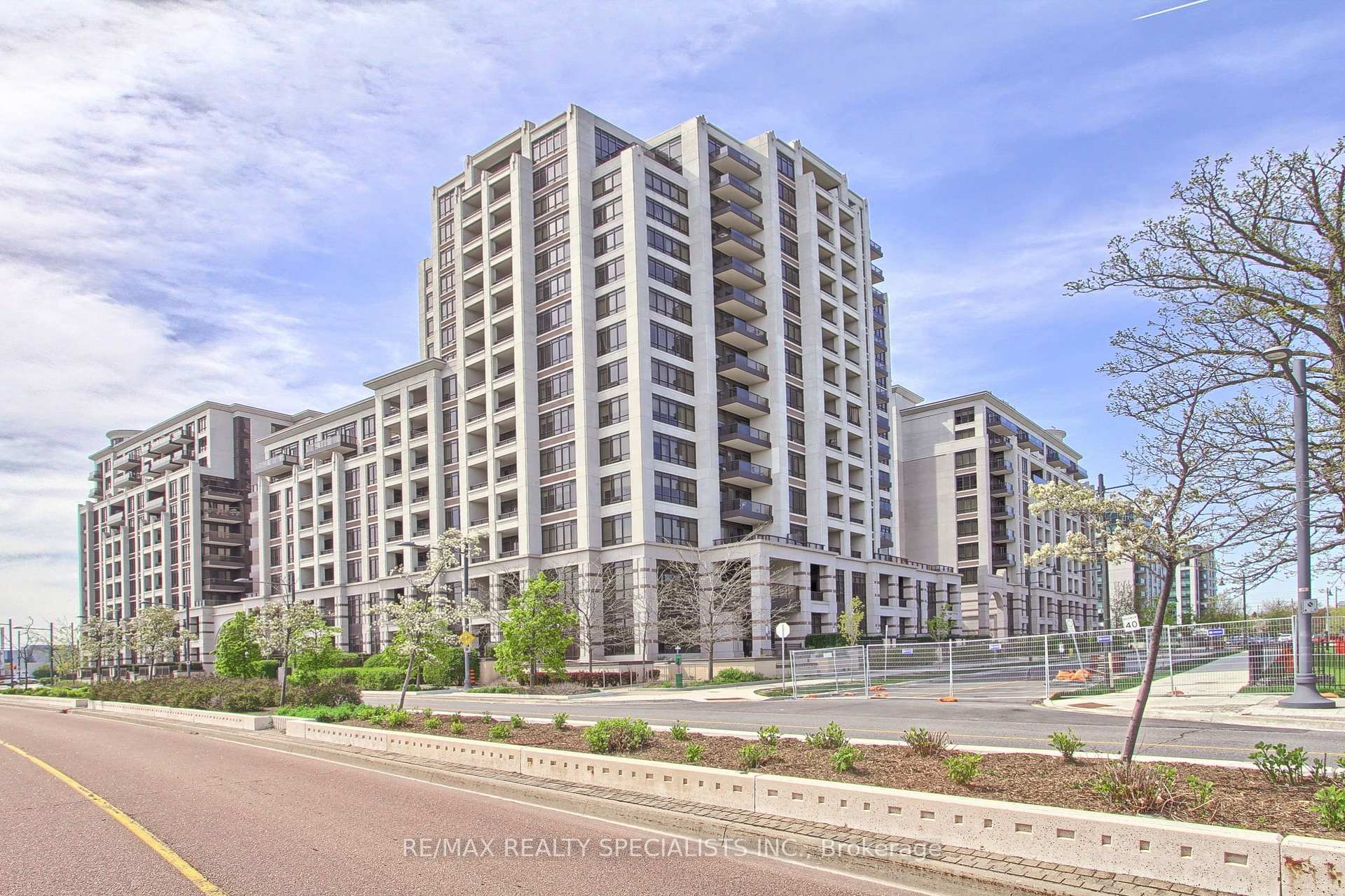 1211 - 38 Cedarland Drive, Markham, ON L6G 0G7