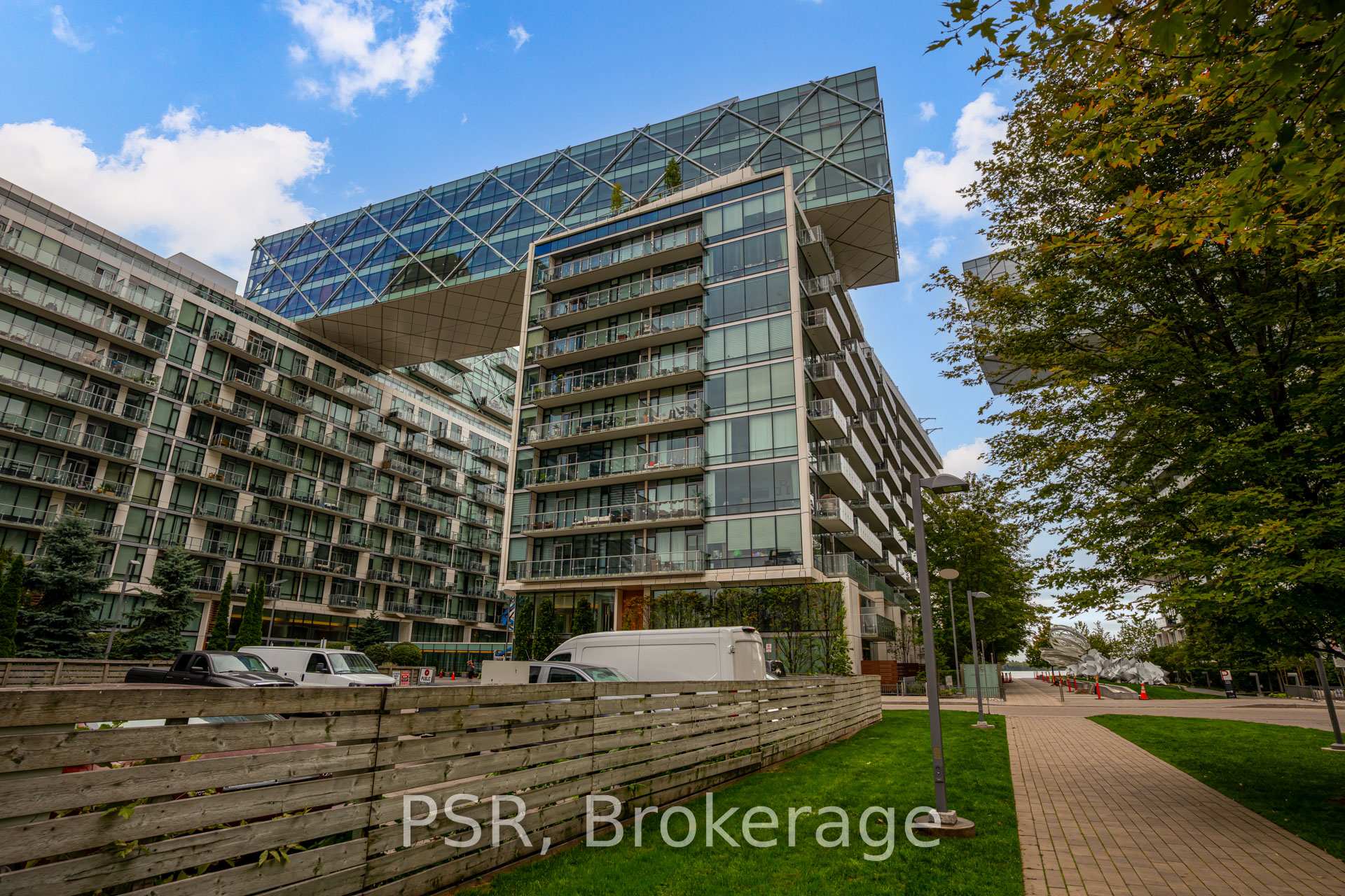 1211 - 39 Queens Quay E, Toronto, ON M5E 0A5