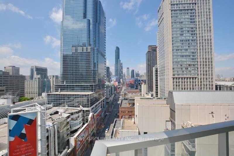 1212 - 197 Yonge Street, Toronto, ON M5B 0C1