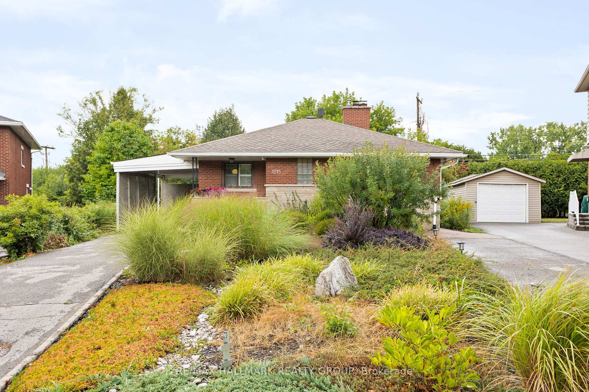 1215-1217 Willowdale Avenue, Alta Vista and Area, ON K1H 7S5