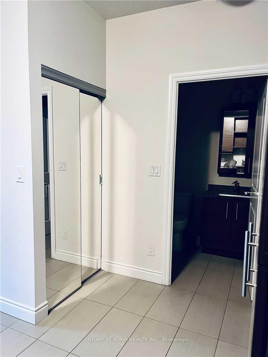 1217 - 325 South Park Road, Markham, ON L3T 0B8