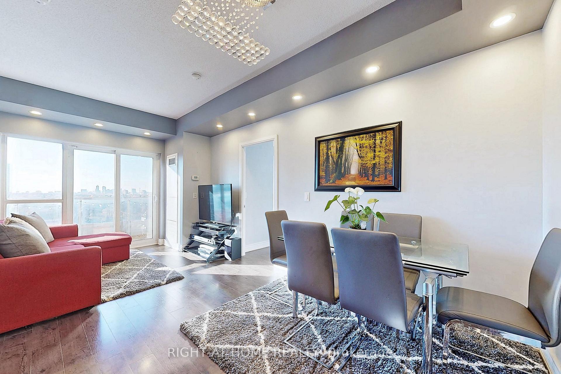 1218 - 181 Village Green Square, Toronto, ON M1S 0L3