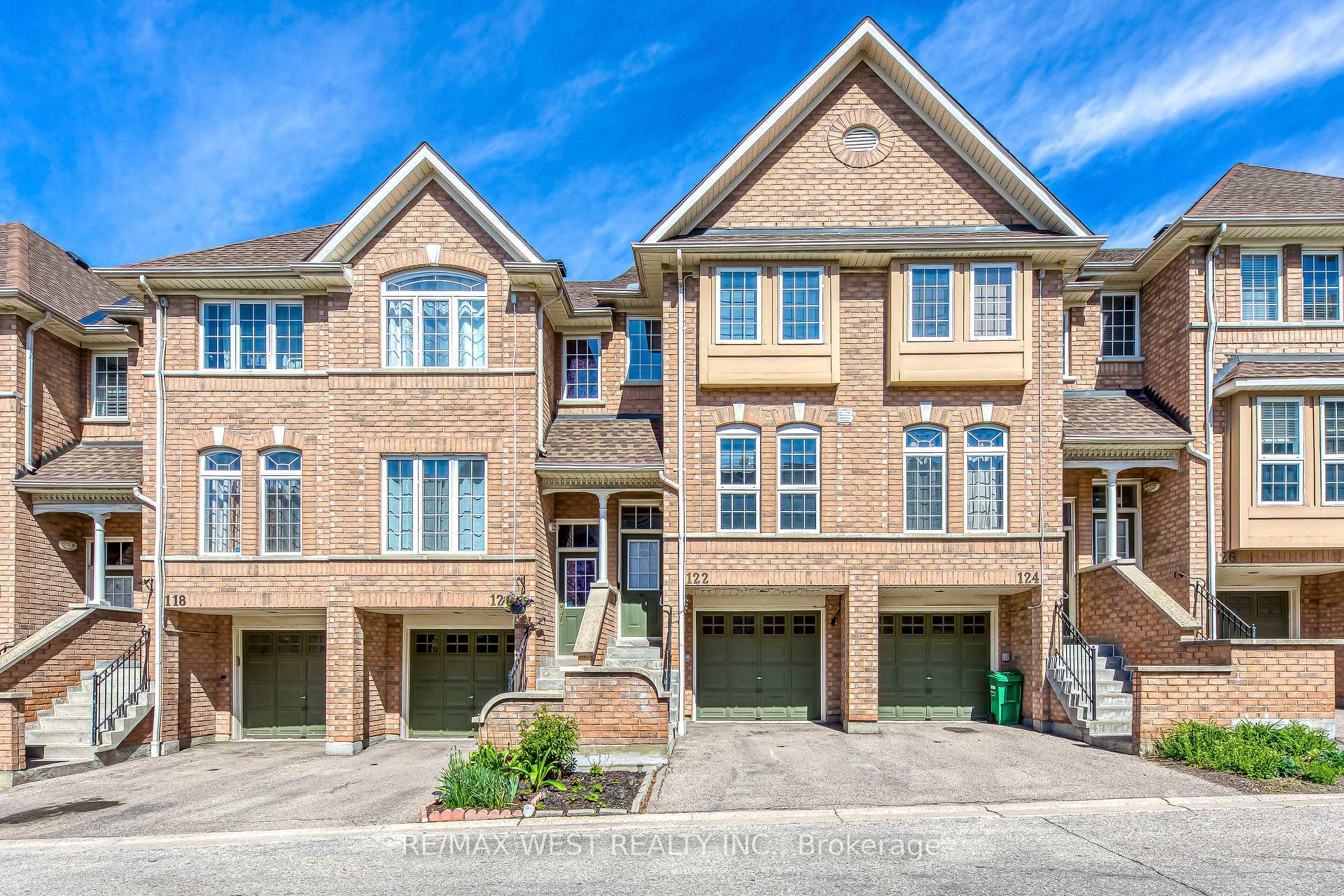 122 - 50 Strathaven Drive, Mississauga, ON L5R 4E7