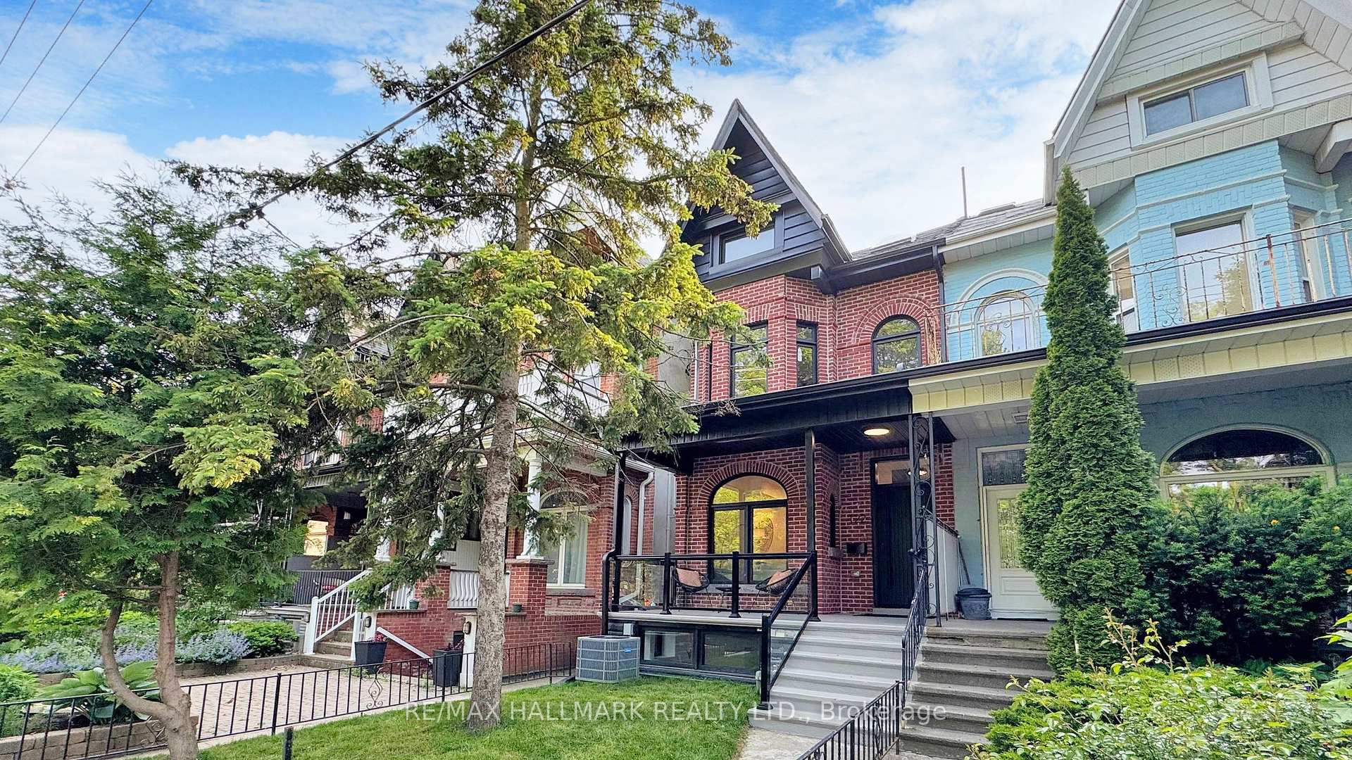 122 Crawford Street, Toronto, ON M6J 2V4