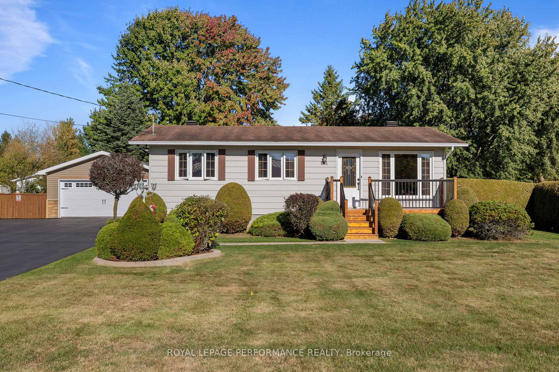 Russell Real Estate MLS® Listings & Houses For Sale