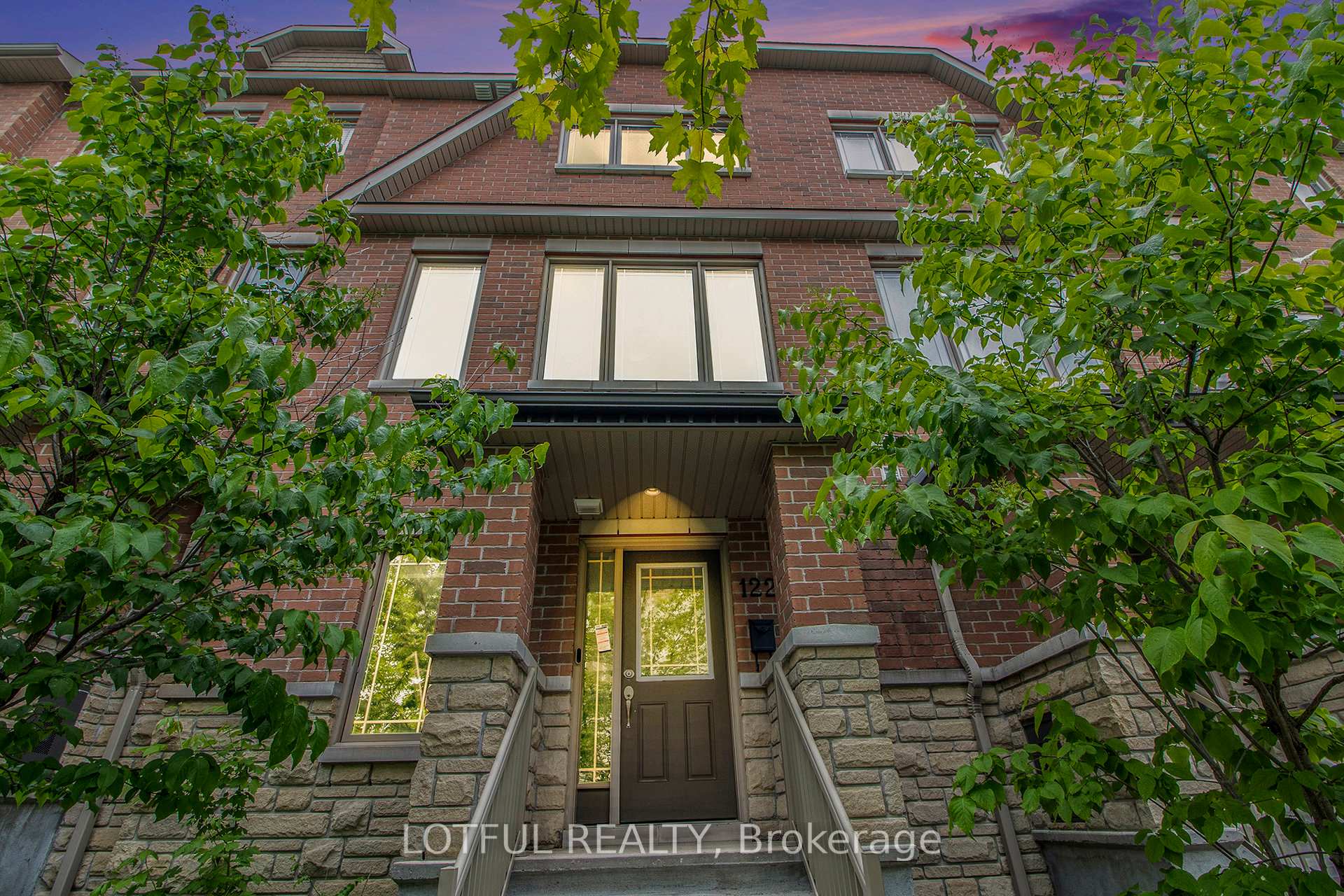 122 Matador Private, Overbrook - Castleheights and Area, ON K1K 2V7