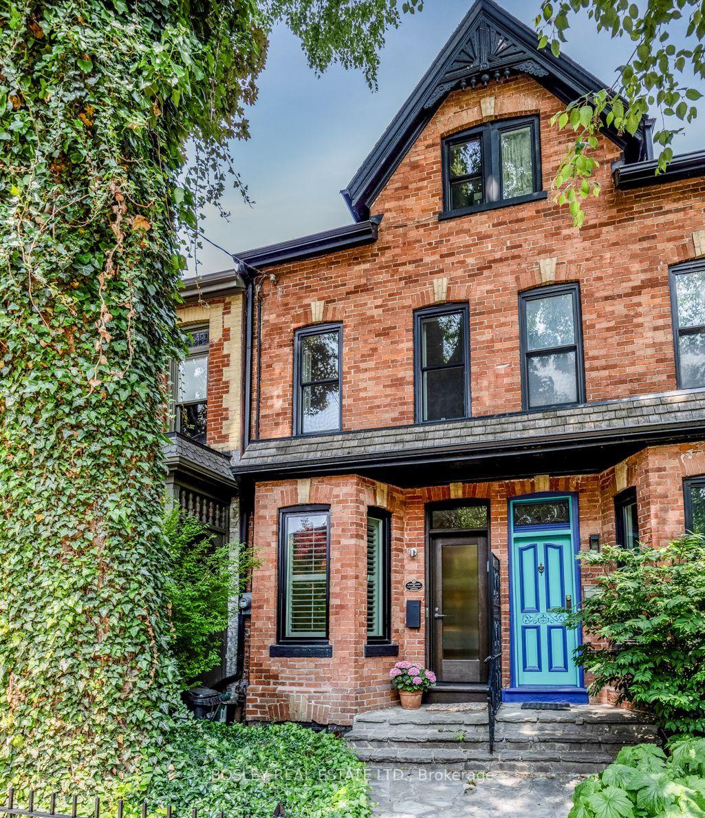 122 Spruce Street, Toronto, ON M5A 2J5